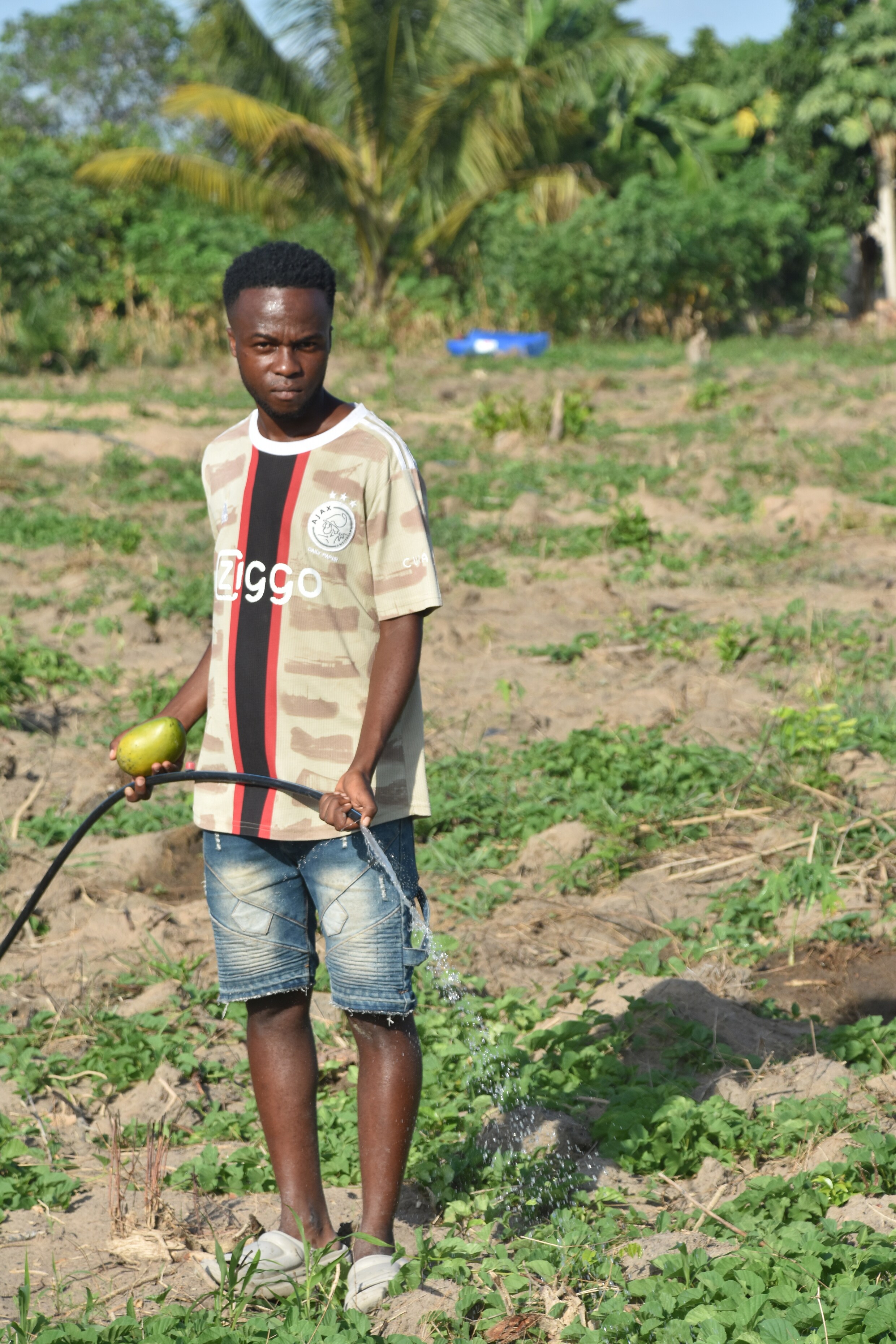 Waarom is het Ajaxshirt zo populair in Tanzania? ‘Voor mij betekent het ...