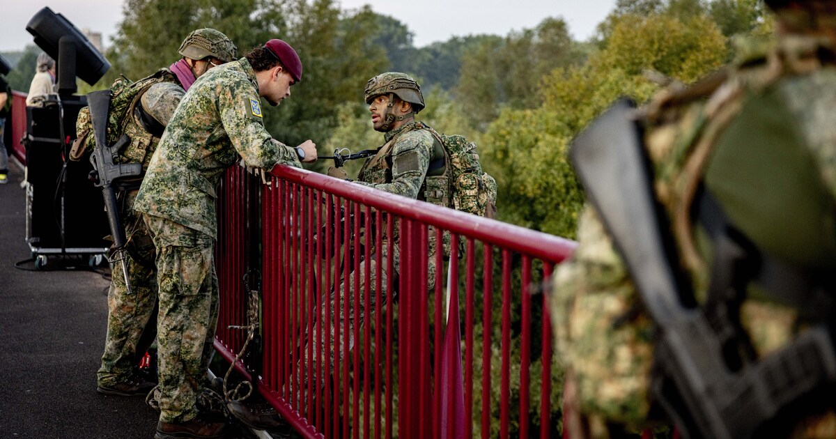 Het Parool wil weten: wat vind jij van de enquête over de dienstplicht ...