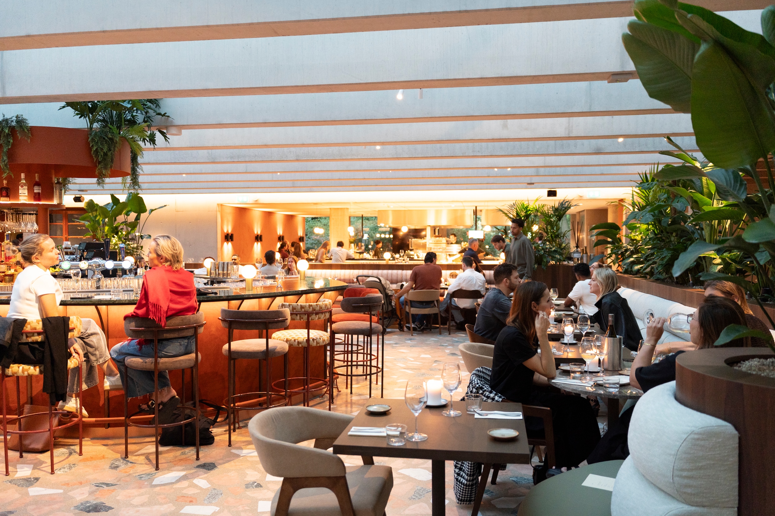 Het instagrammable restaurant Orchid House in Oost is internationaal ...