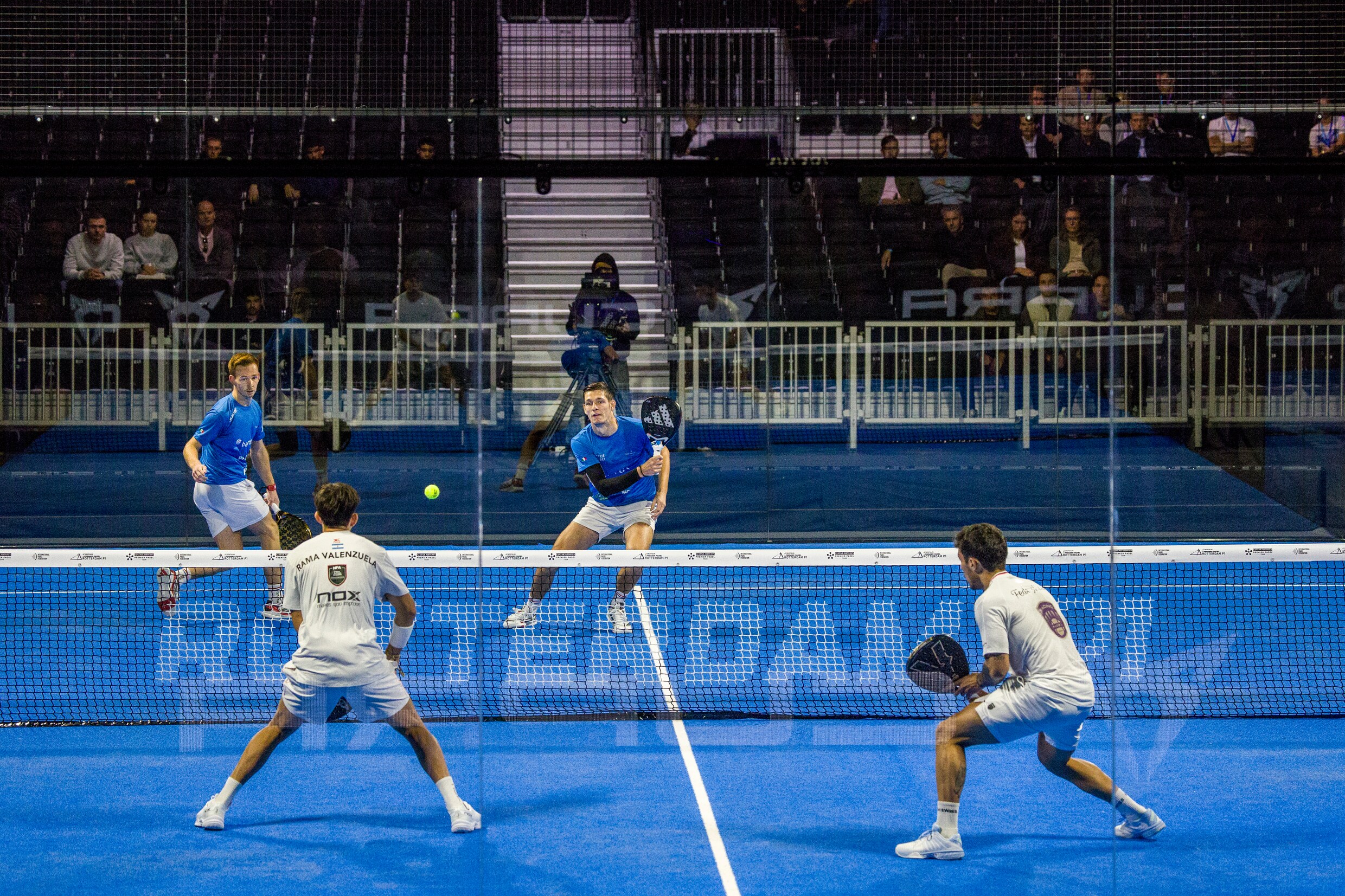 Padel zou weleens populairder kunnen worden dan tennis: ‘Het is ...
