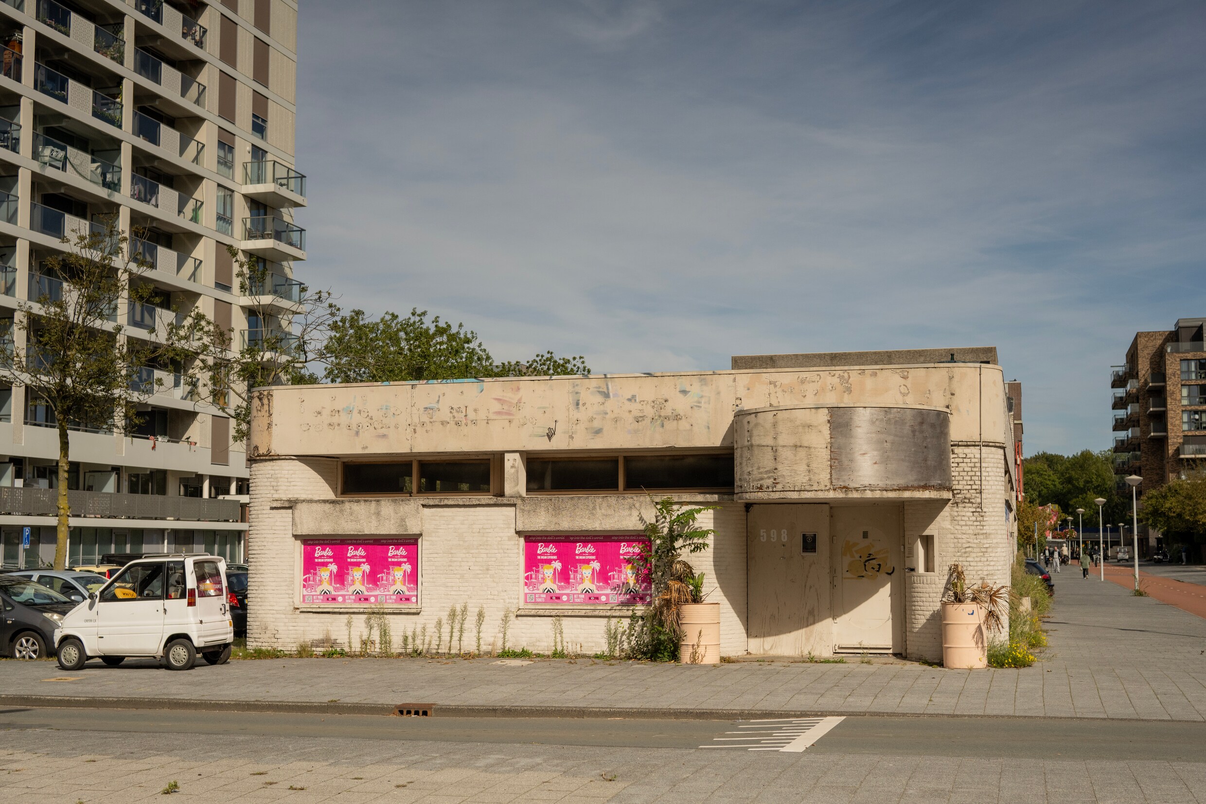 Dat dit curieuze gebouwtje niet het huis van Barbie kon zijn, leek me ...