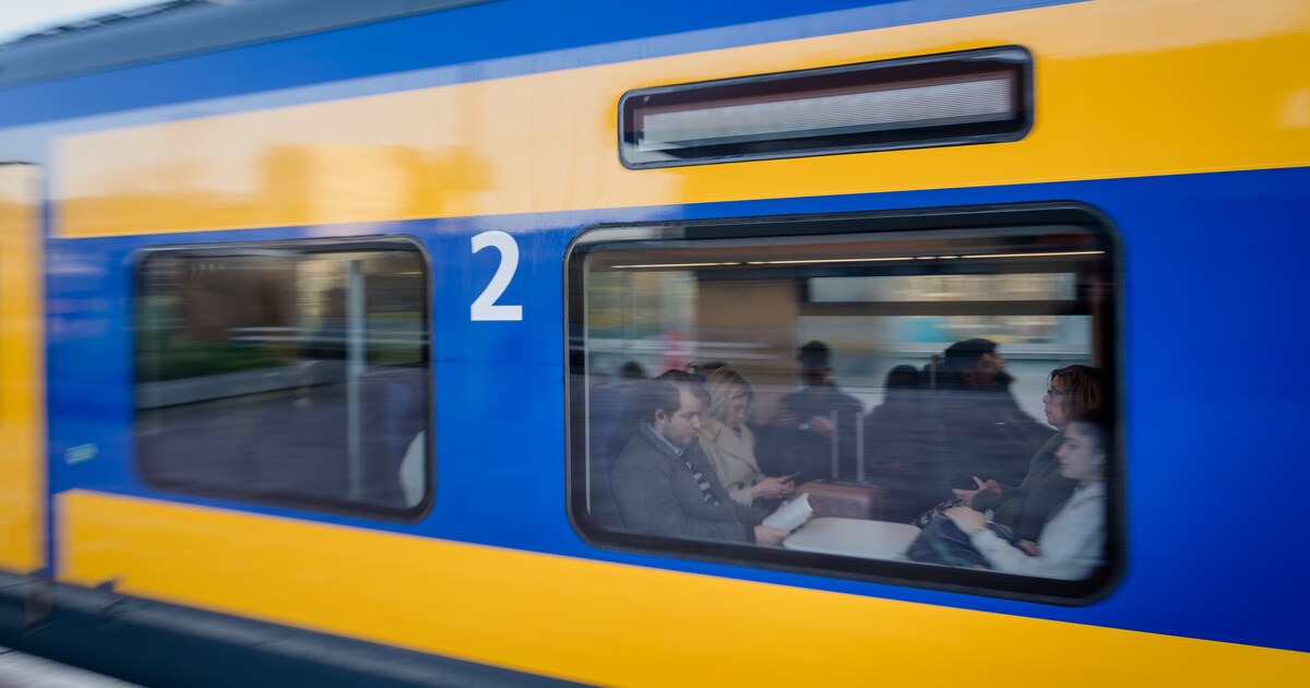 Opinie: ‘Het is tijd voor een offlinecoupé in de trein’ | Het Parool
