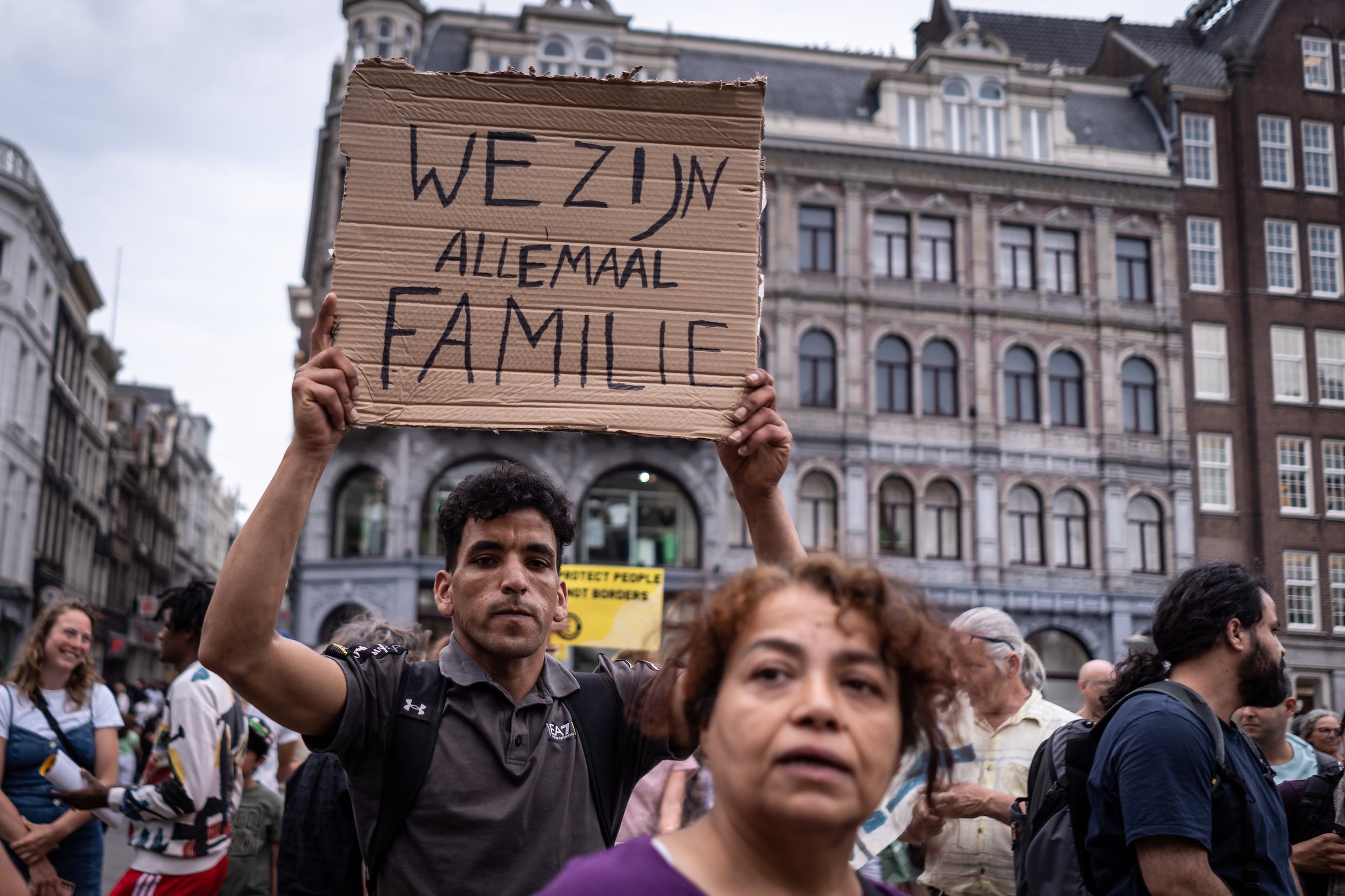 Opinie: ‘Als vreemdelingen pas na tien jaar mogen naturaliseren ...