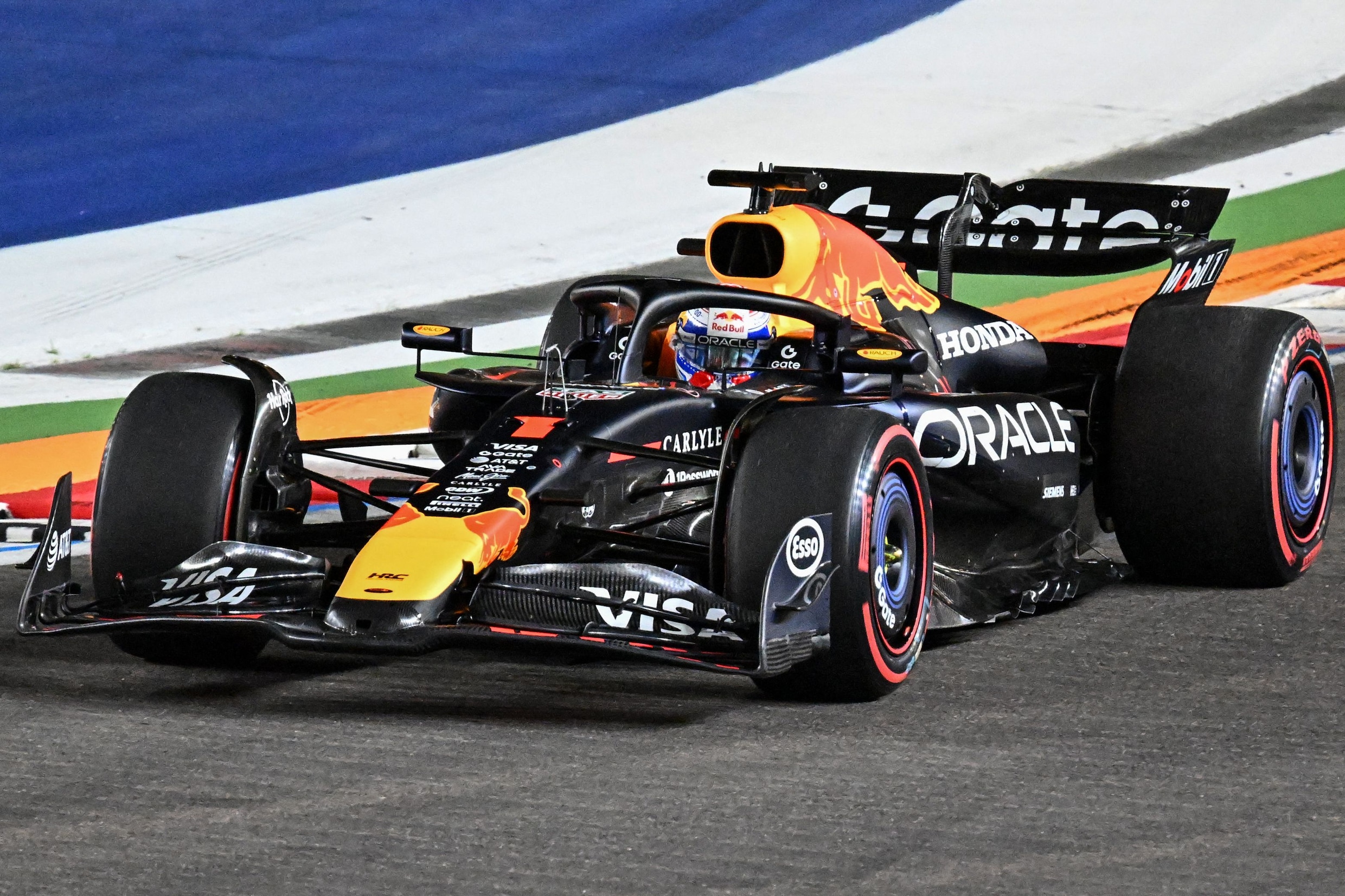 Verstappen komt net tekort voor derde pole op rij: Russell klopt Nederlander in meeslepende ...