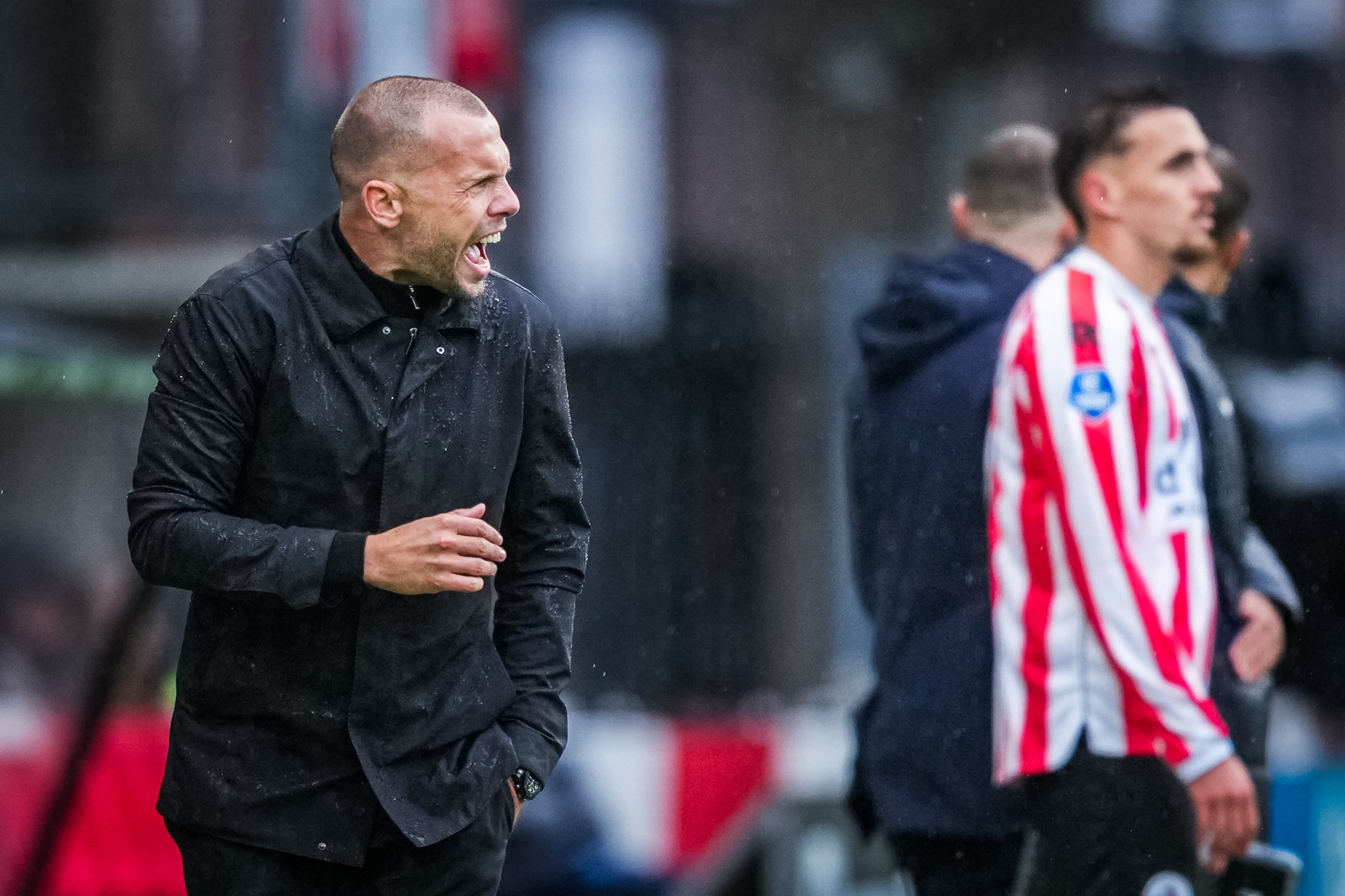 Heitinga gelooft in zichzelf en voelt het vertrouwen van adviseur Van Gaal | Het Parool