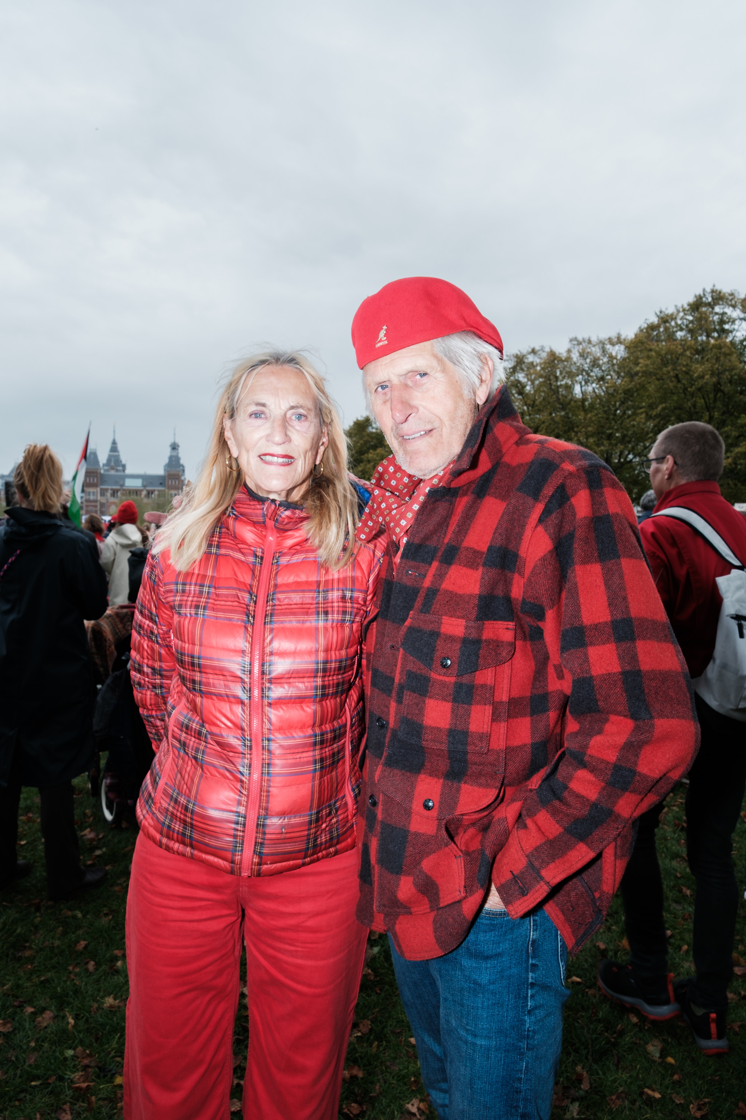 Teruglezen: Rode Lijnprotest Amsterdam | Meer dan 250.000 betogers ...