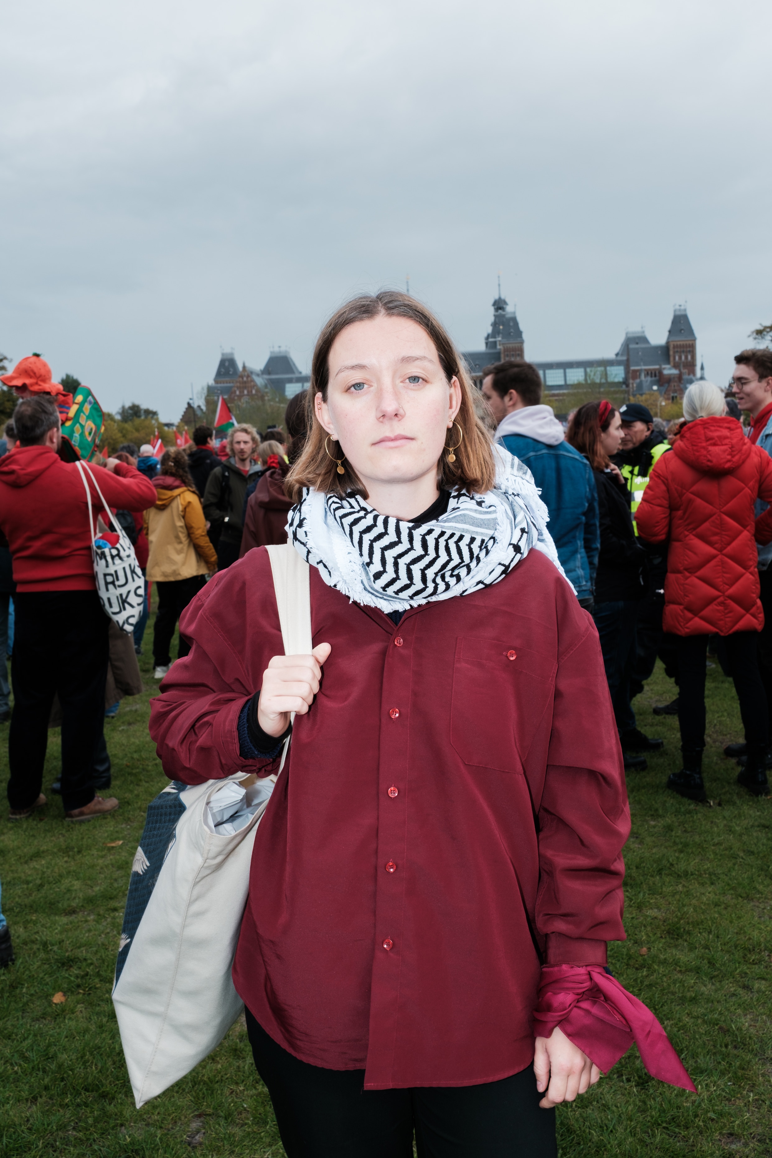 Teruglezen: Rode Lijnprotest Amsterdam | Meer dan 250.000 betogers ...