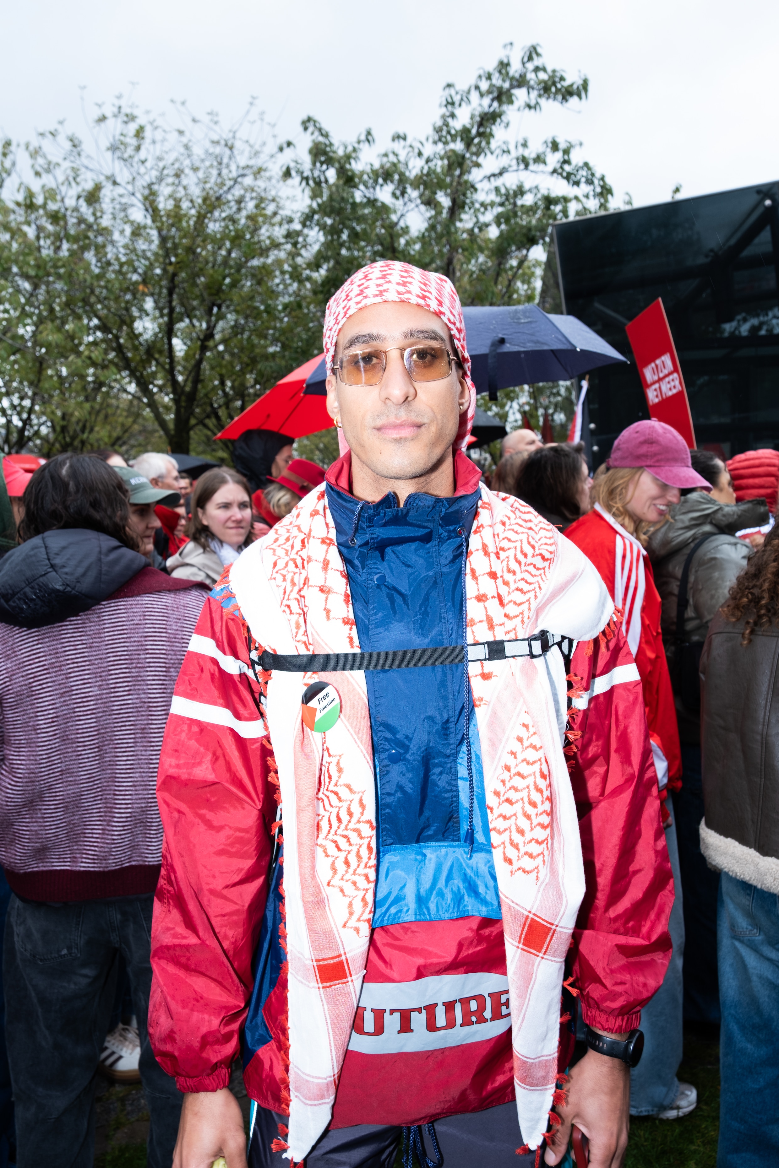Teruglezen: Rode Lijnprotest Amsterdam | Meer dan 250.000 betogers ...