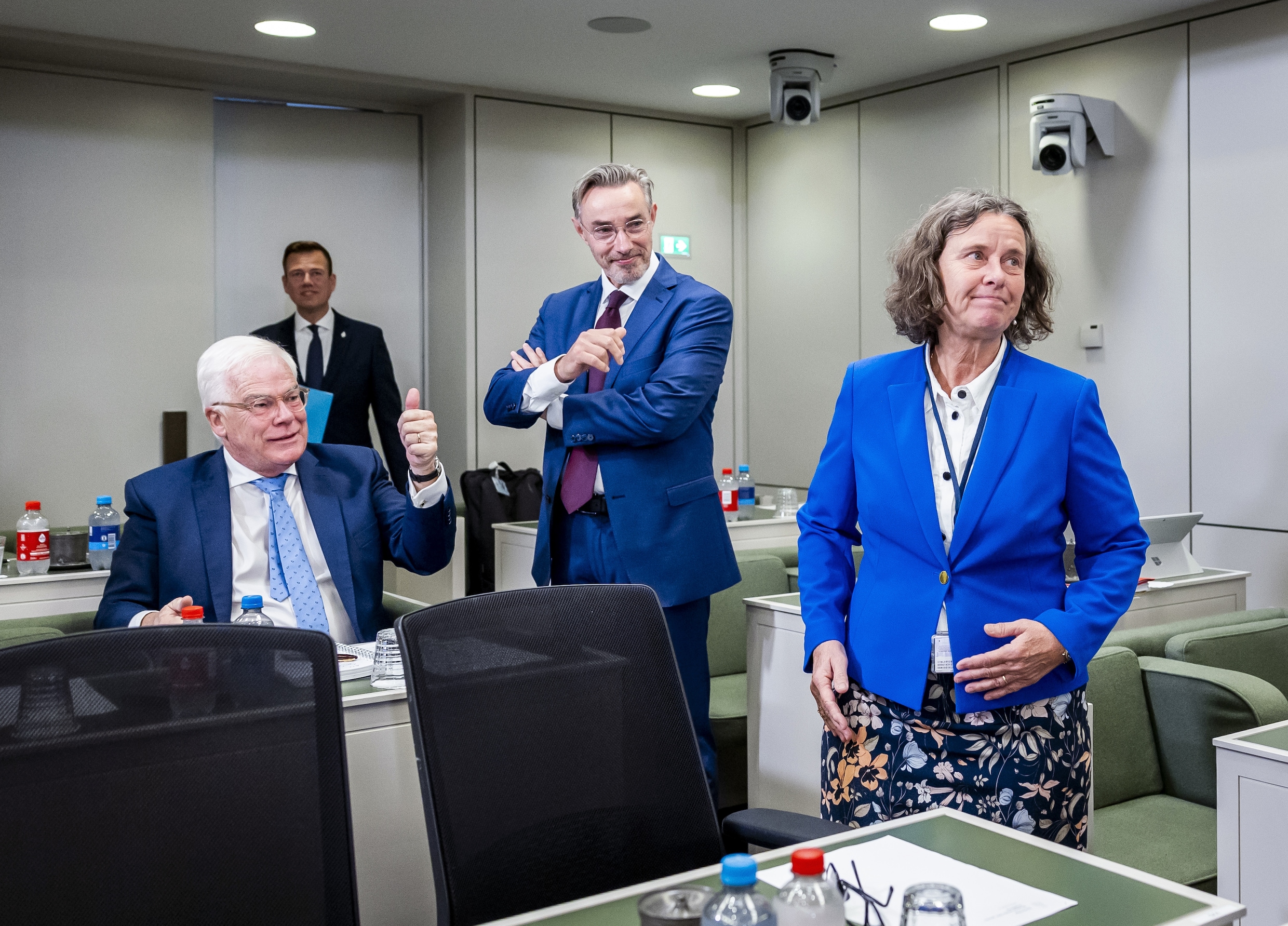 VVD-senator stapt op, maar behoudt zetel: ‘Deze koers is niet te verenigen met liberaal kompas ...