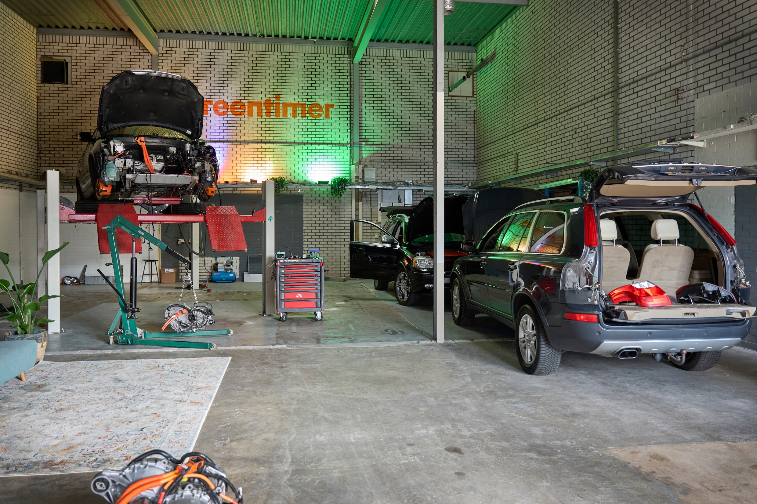 Garage Greentimer in Zuidoost zet elektrische motoren van gecrashte ...