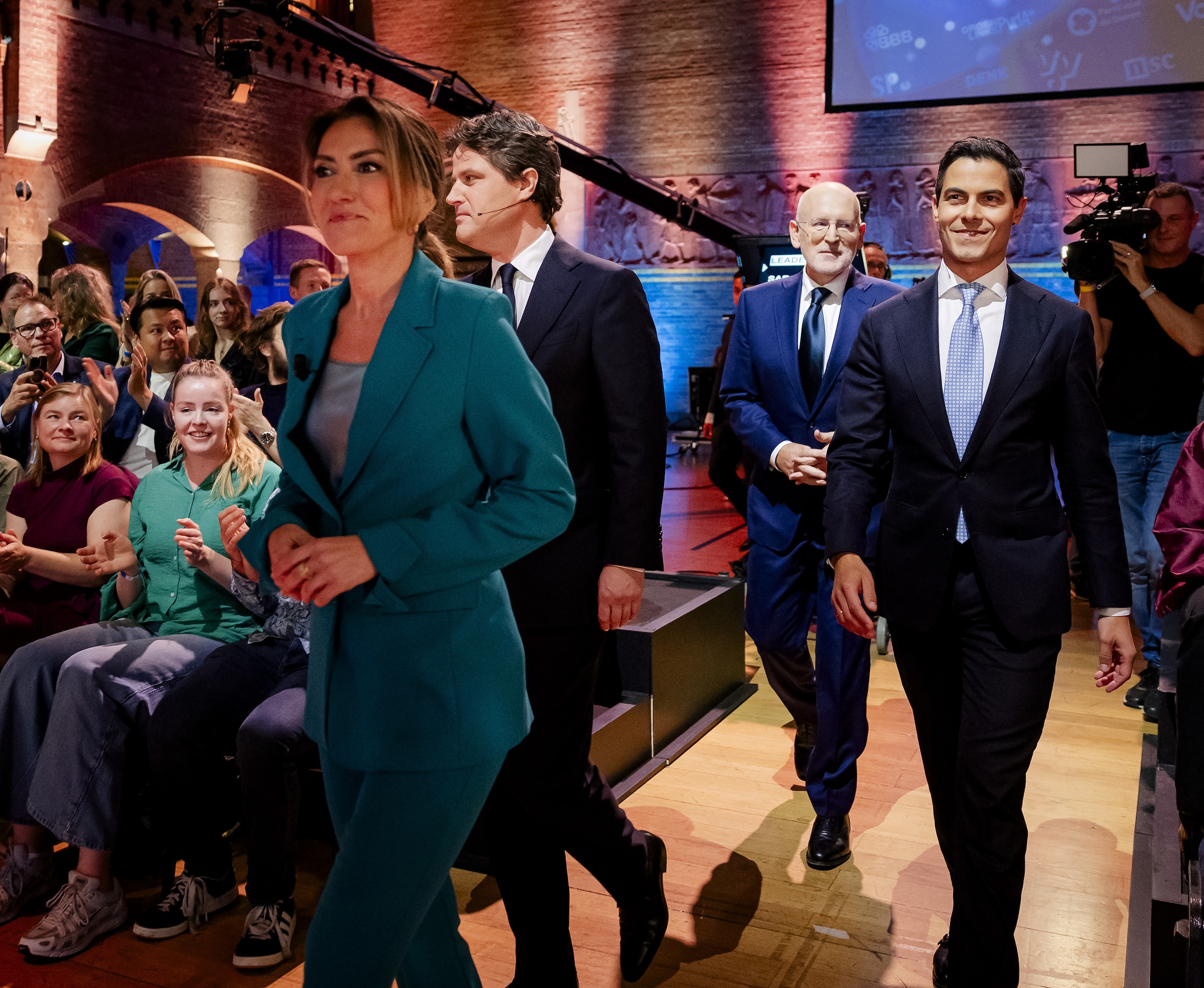 Balen van afzegging Wilders en nieuwe oneliners: dit was het eerste tv ...