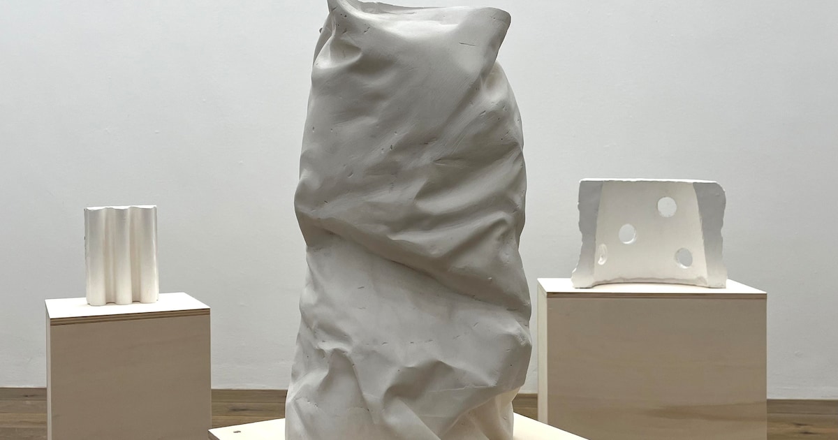 Er sijpelen nog jeugdherinneringen door in de beelden van Adam Colton ...