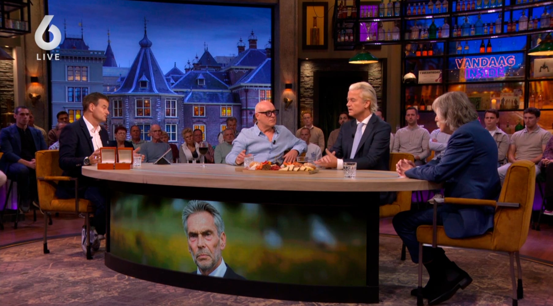 Van zelfkritiek of twijfel hoefde Geert Wilders niets te laten merken ...