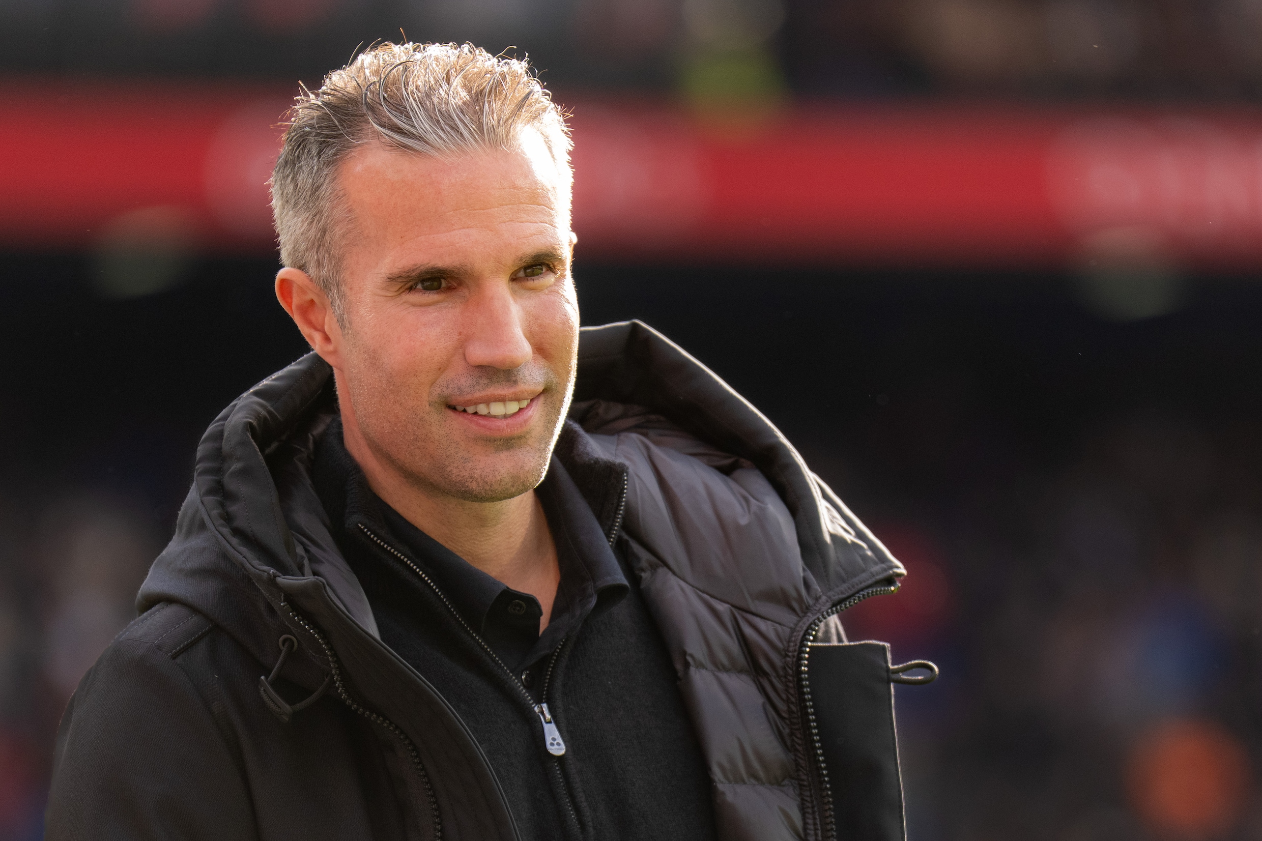 Het doorvragen van zijn dochter bracht Robin van Persie ertoe terug te ...