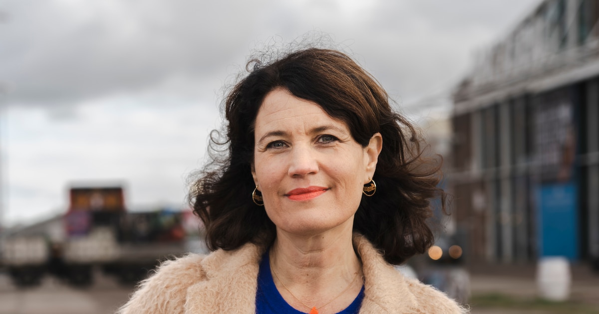 Theatermaker Julika Marijn (52) is een ‘NoMo’ – een not-mom ...