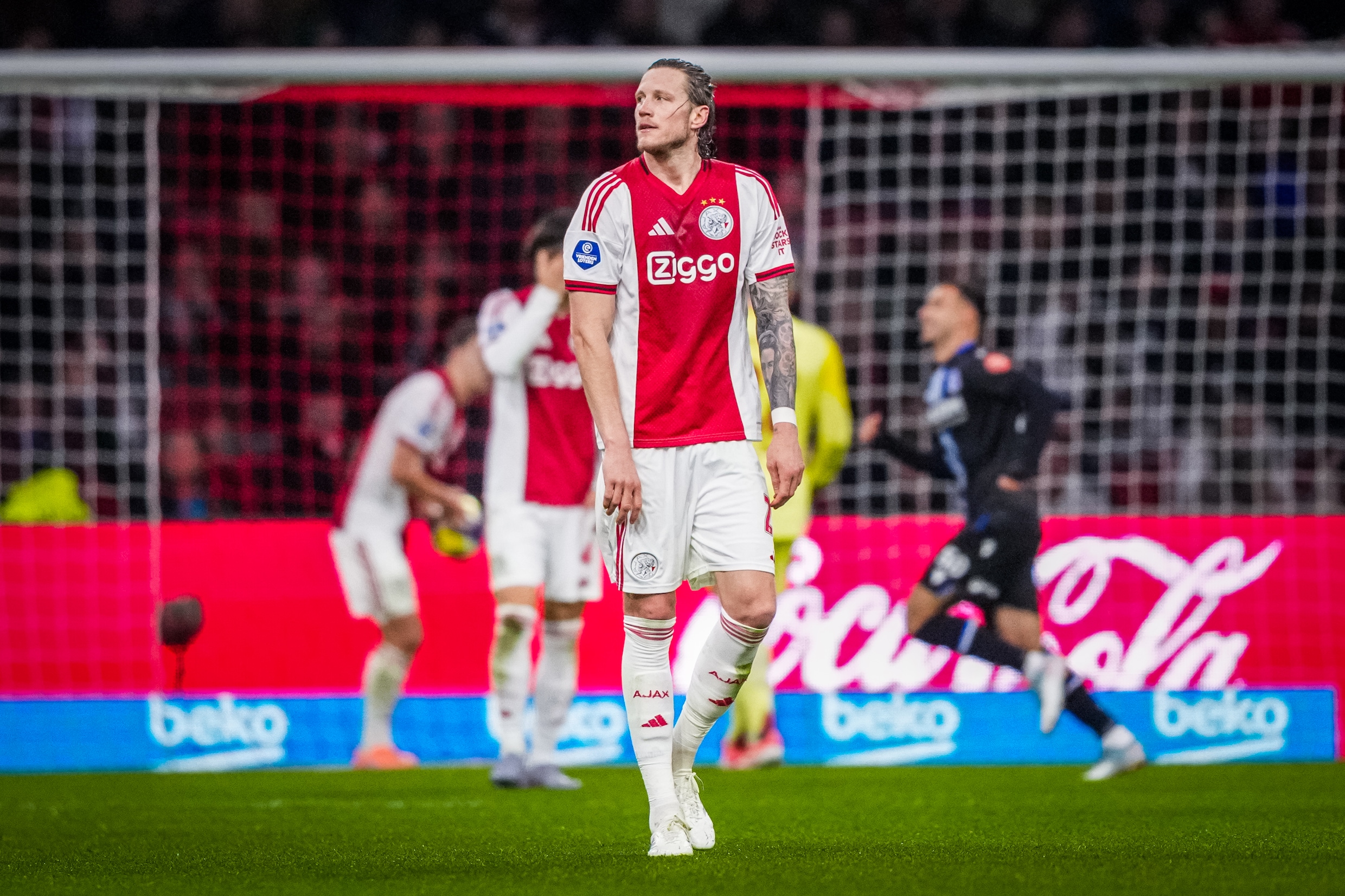 Voor de zesde keer dit seizoen puntenverlies voor Ajax na fout Pasveer tegen Heerenveen | Het Parool