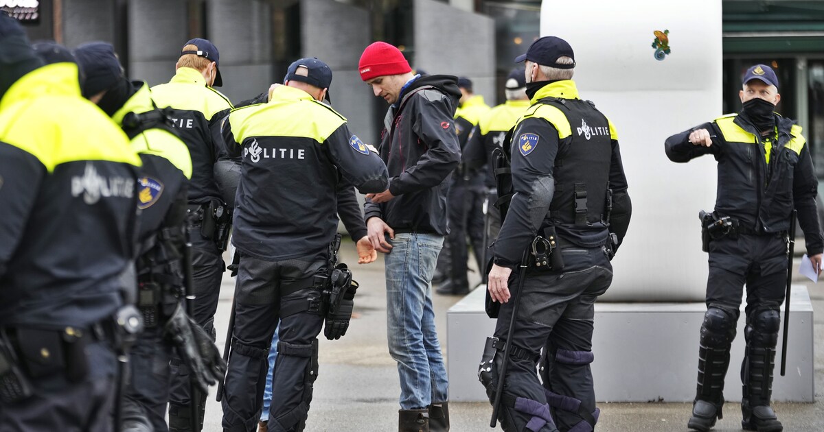 Einde aan preventief fouilleren in Amsterdamse binnenstad: ‘We gaan er ...