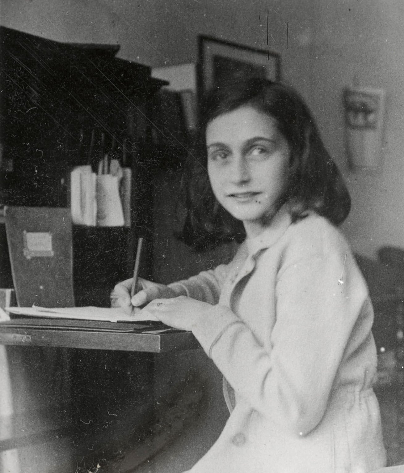 ‘Anne Franks literaire talent bleef onderbelicht,’ zeggen ...