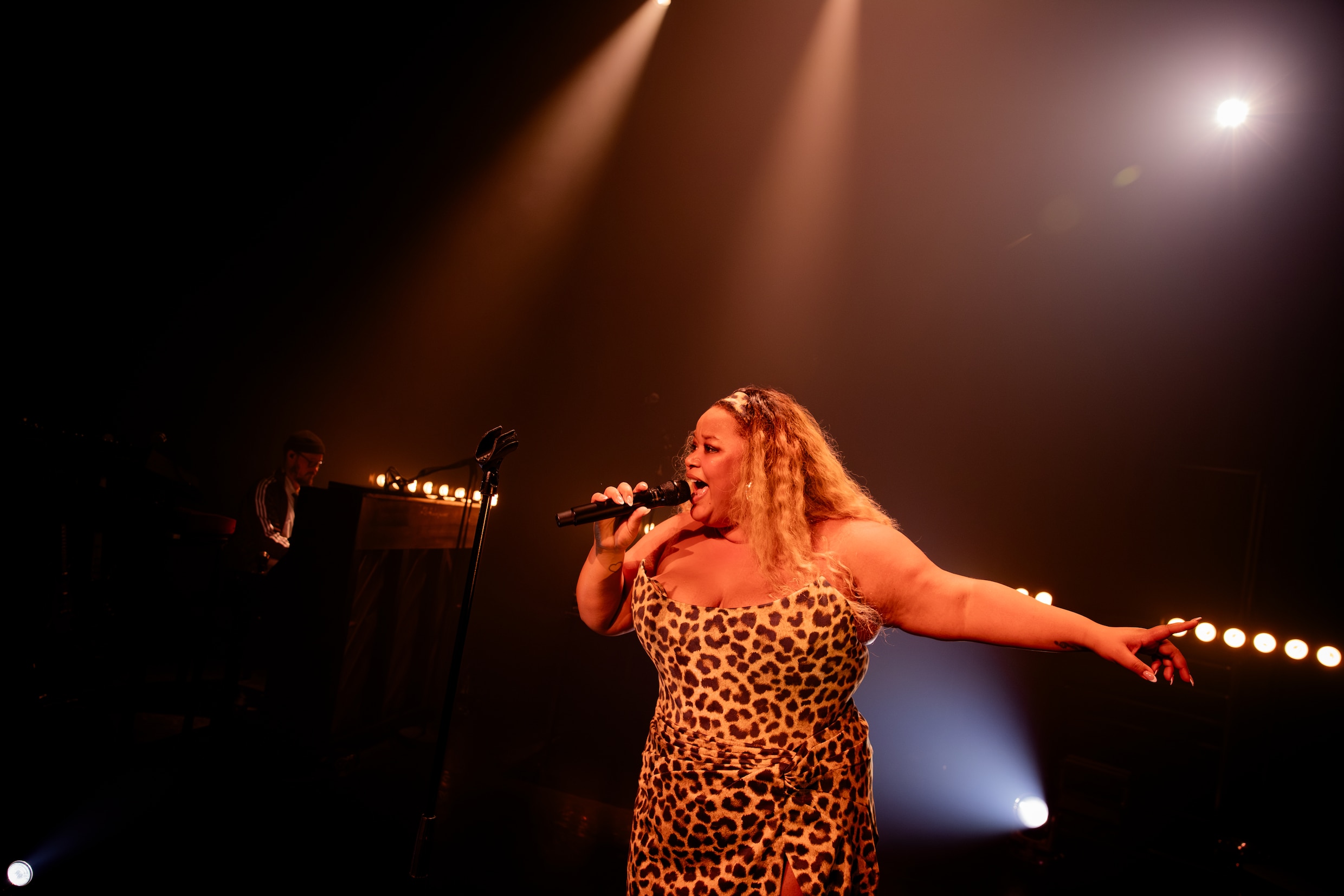 Recensie: in het weergaloze Brabo Leone vertelt Sarah Janneh over ...
