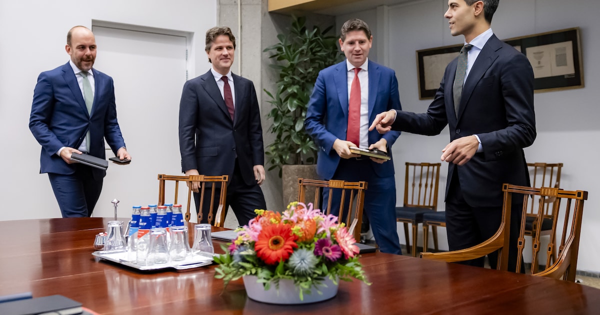 Na valse start moet formatie nu écht beginnen, met meteen het ...