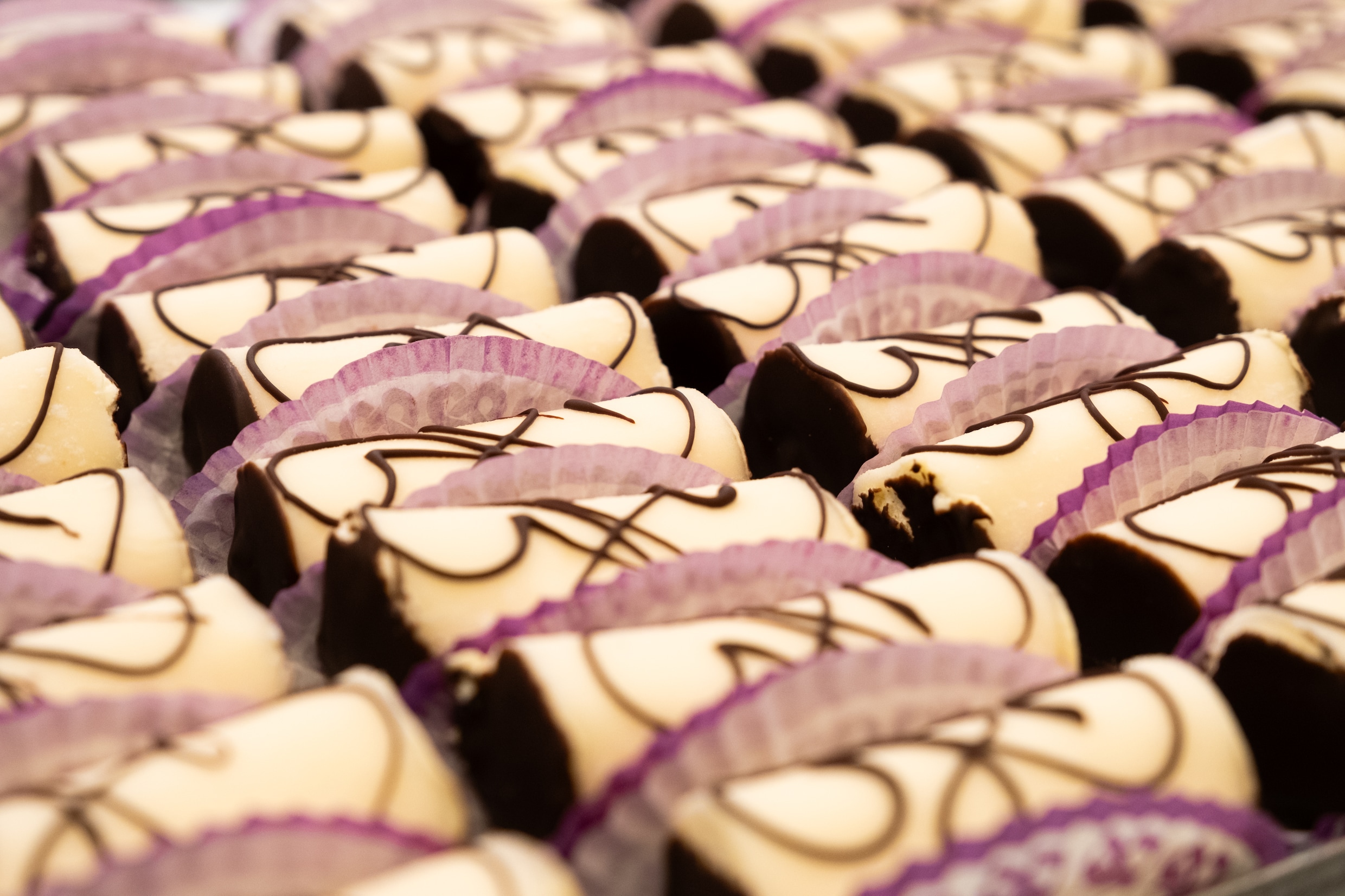 Het Amsterdam van rapper Milolaathetlukken: ‘Kapper Marleen is de enige ...