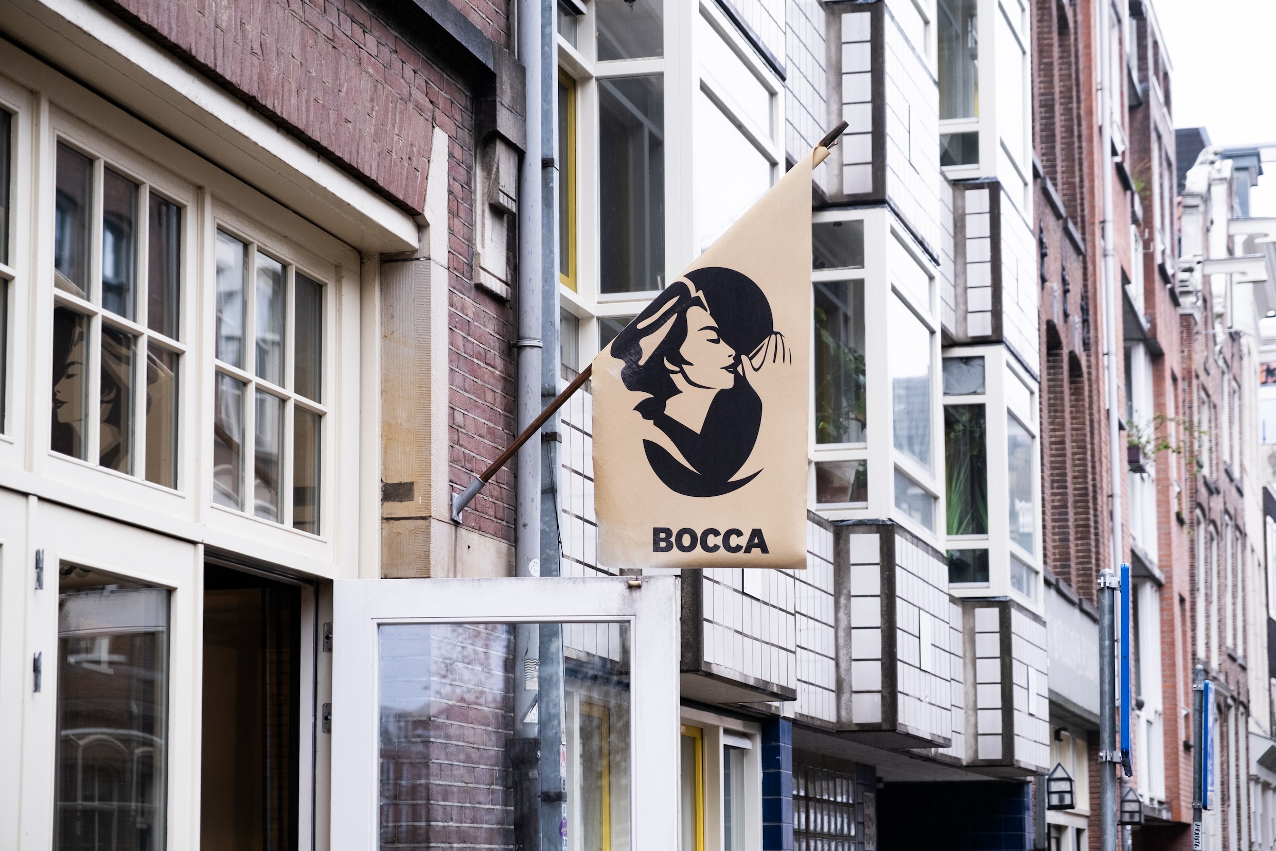 Het Amsterdam van rapper Milolaathetlukken: ‘Kapper Marleen is de enige ...