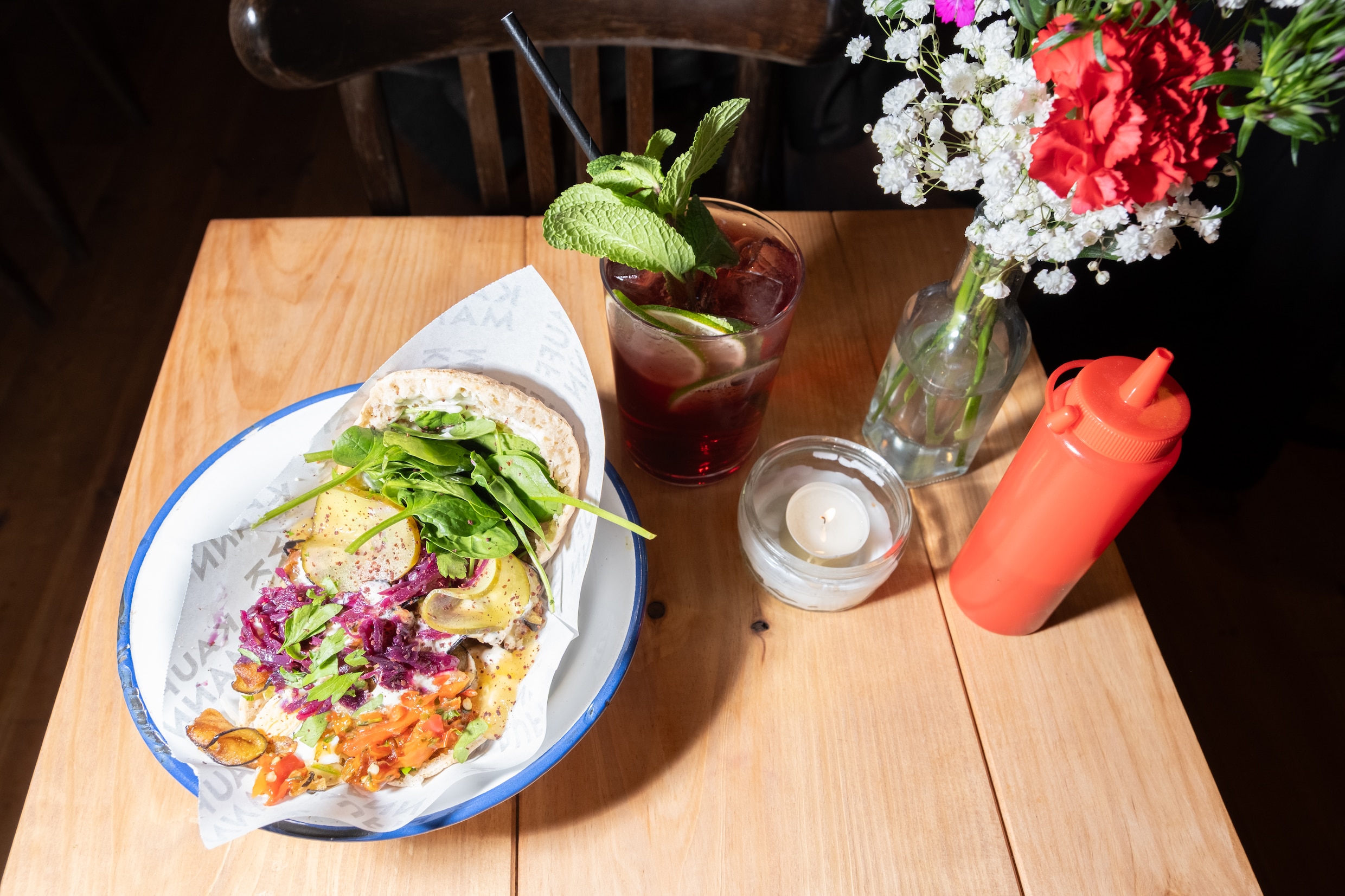 Falafelzaak Bar Kauffmann strijkt na West nu neer op het Zonneplein in ...
