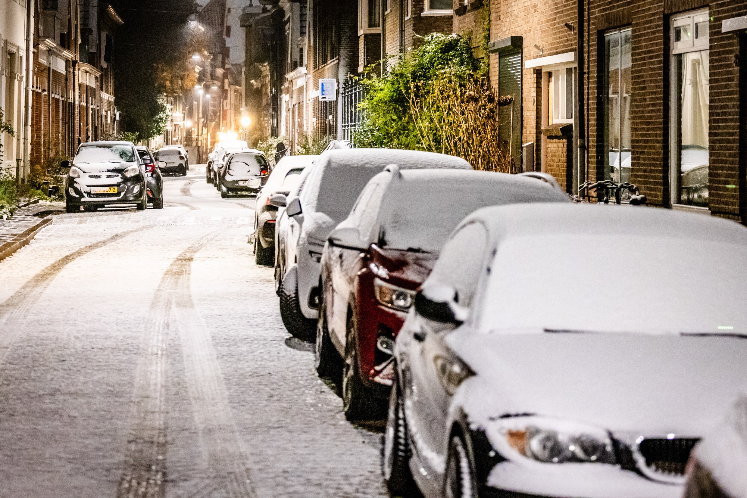 Code geel in bijna hele land: plaatselijke gladheid door sneeuw | Het ...