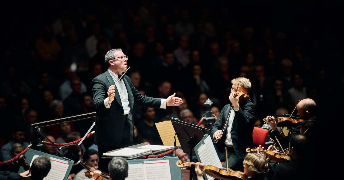 Recensie: Sinfonia of London maakte er in een bomvol en joelend ...