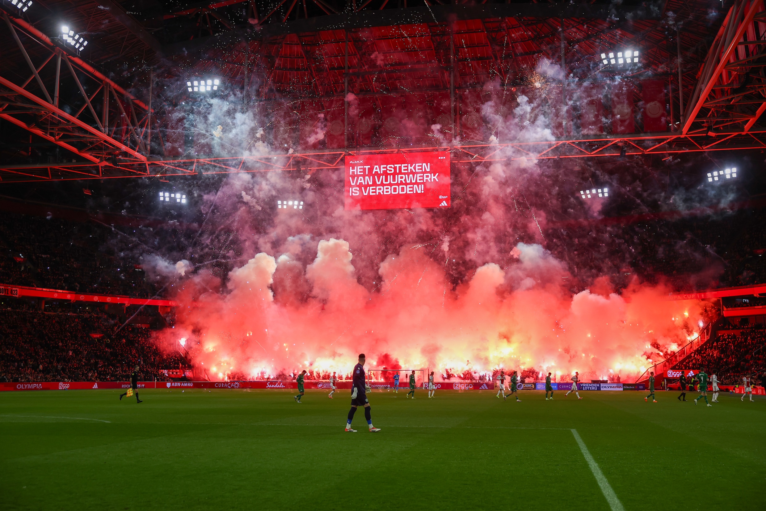 Lege Arena deert Ajax niet: broodnodige zege op FC Groningen opsteker in crisistijd | Het Parool