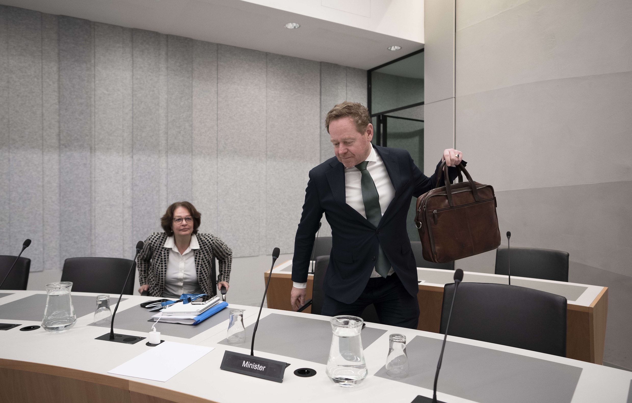 Tweede Kamer stemt in met asielwet: illegaliteit strafbaar, hulp aan ...