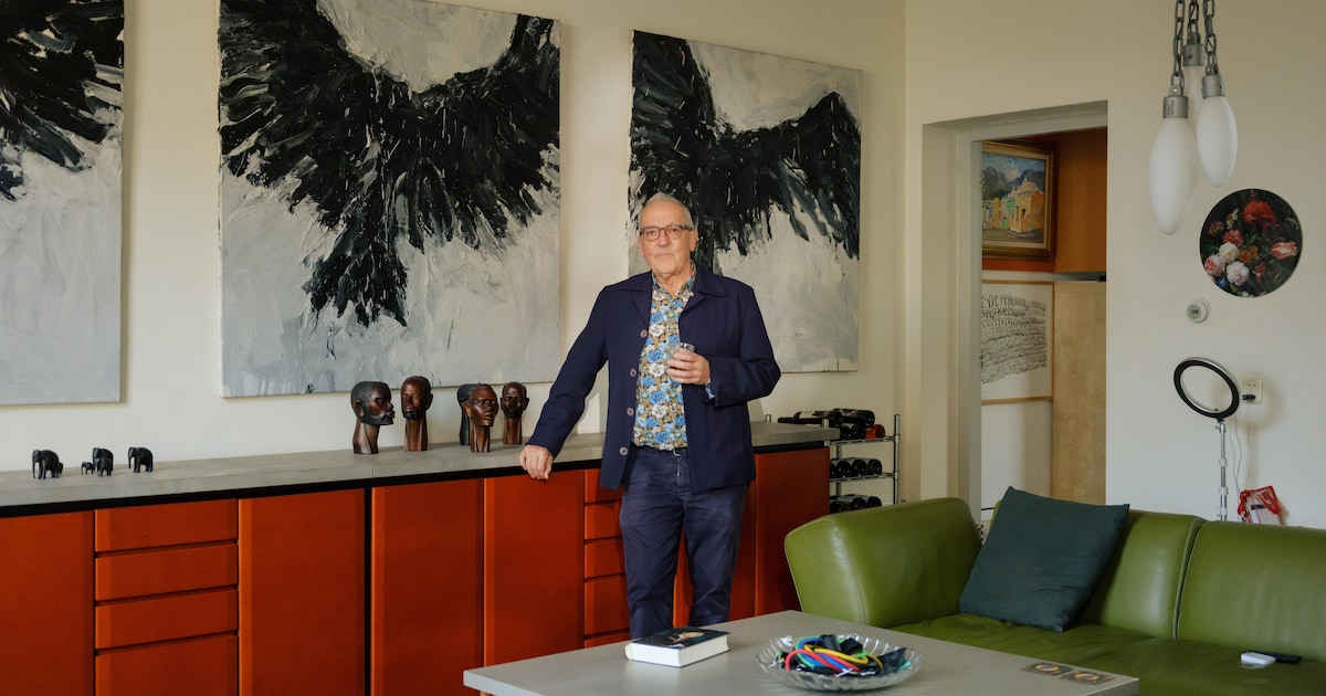 Pascal (75) woont al 43 jaar pal aan het Leidseplein: ‘Ik postte het ...