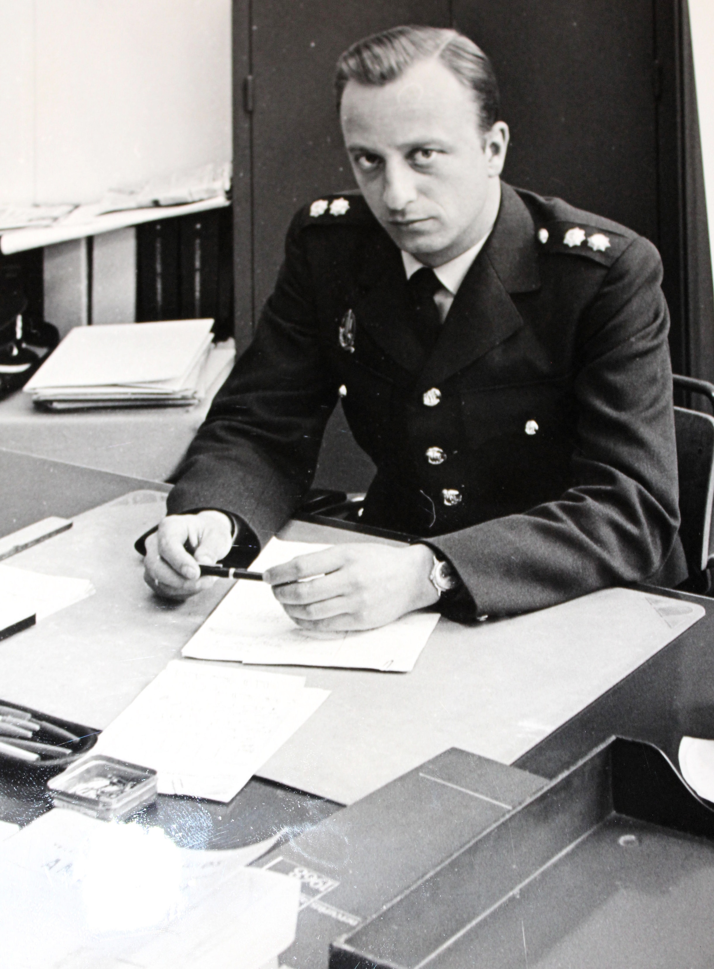 Politieman Leendert Dorst (1935-2025) verloste De Wallen van de junks | Het Parool