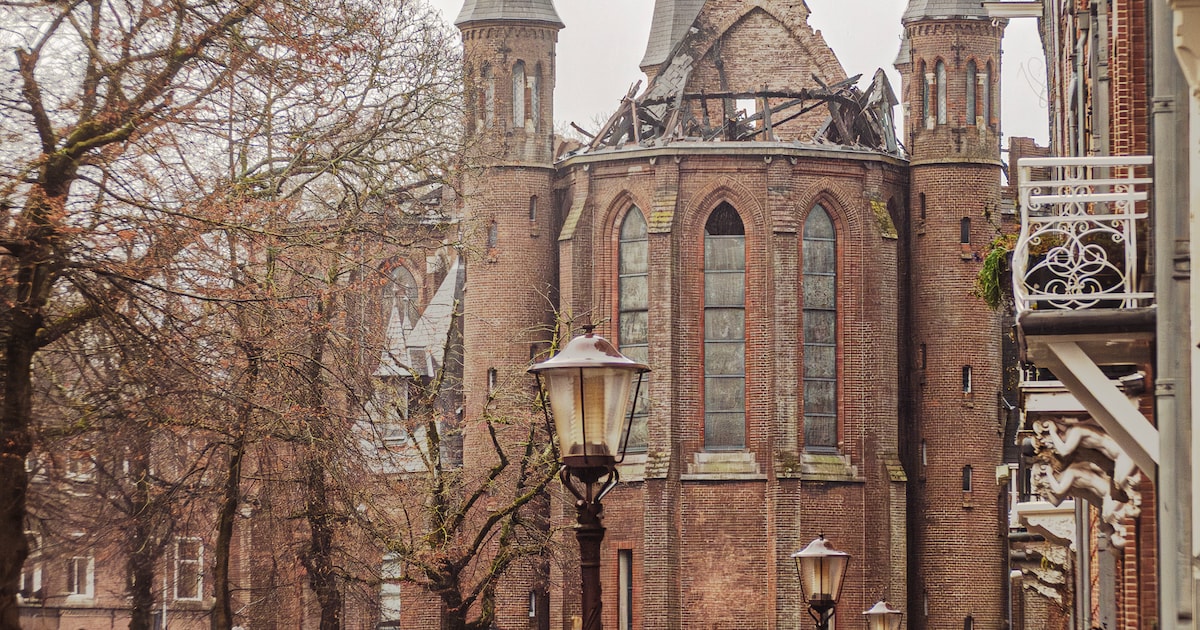 Is de verwoeste Vondelkerk nog te herstellen? ‘Het wordt sowieso een ...