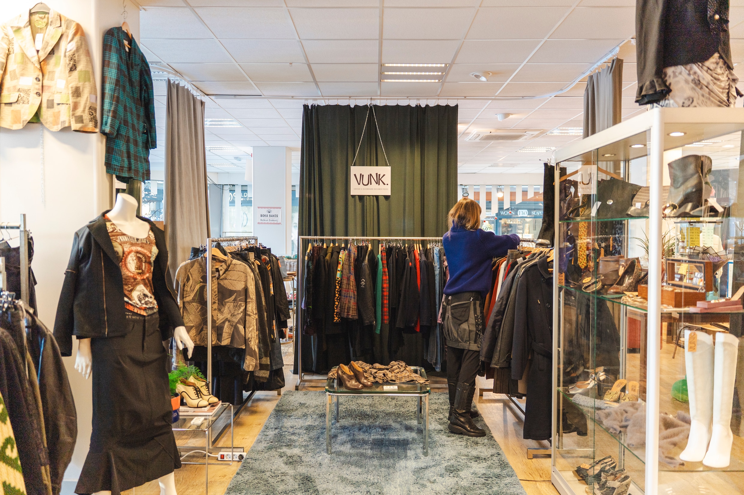 Van nagelstyling tot vintage kleding: in dit oude Blokkerpand in ...