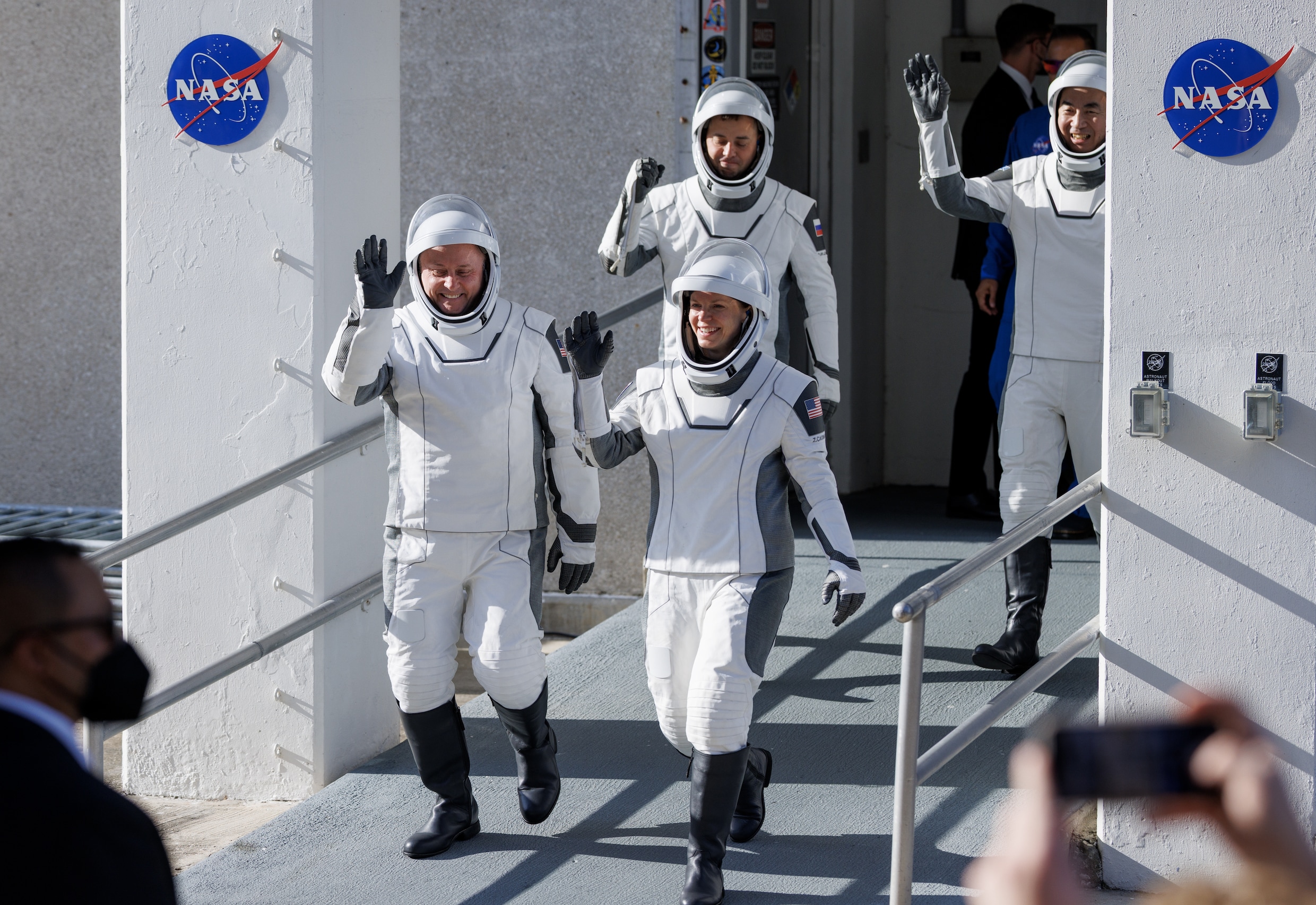 ISS-astronauten eerder terug naar aarde vanwege ziek bemanningslid ...