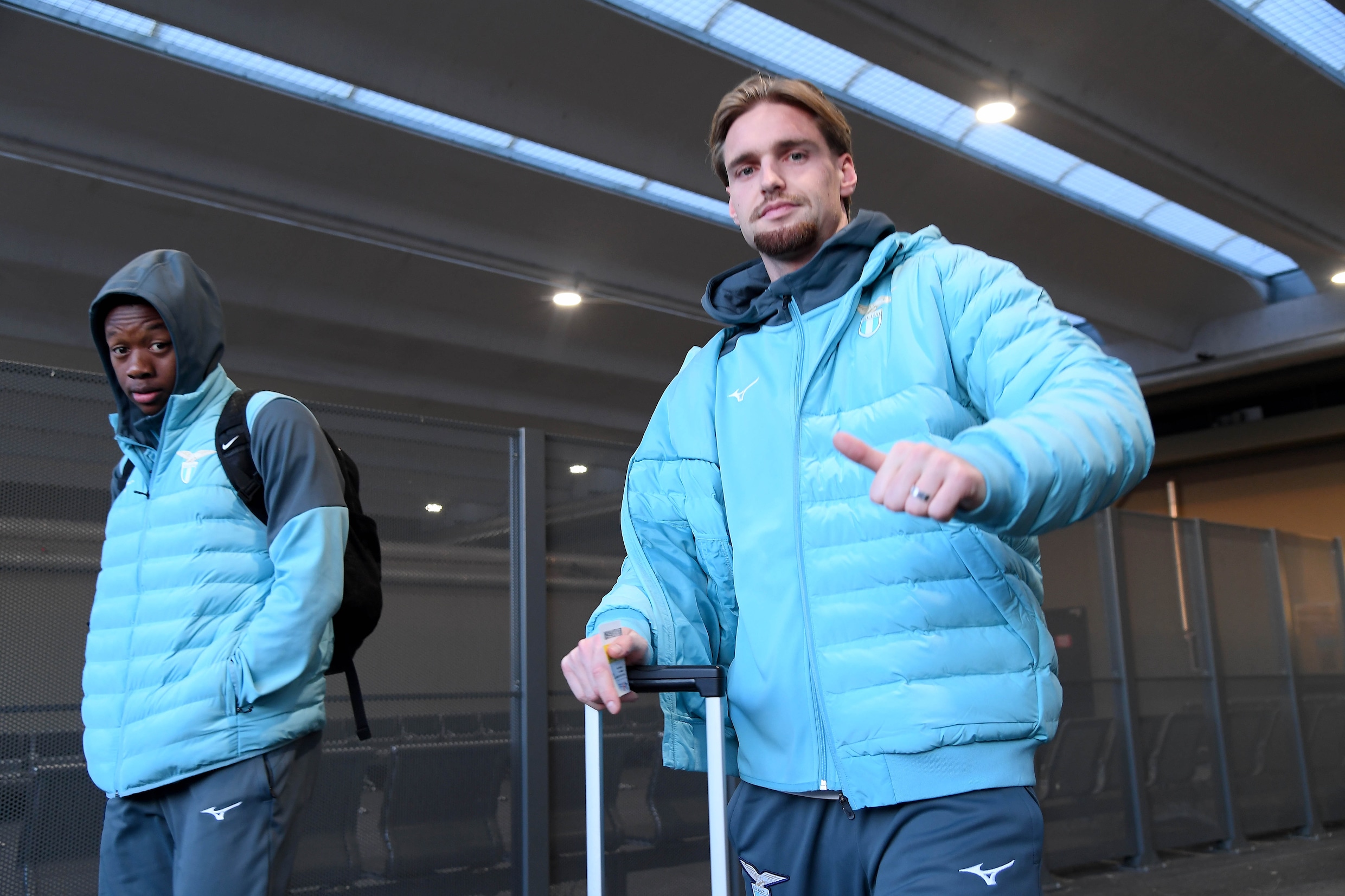 Live: transfernieuws Ajax | Wijndal ontkent geruchten over vertrek bij ...