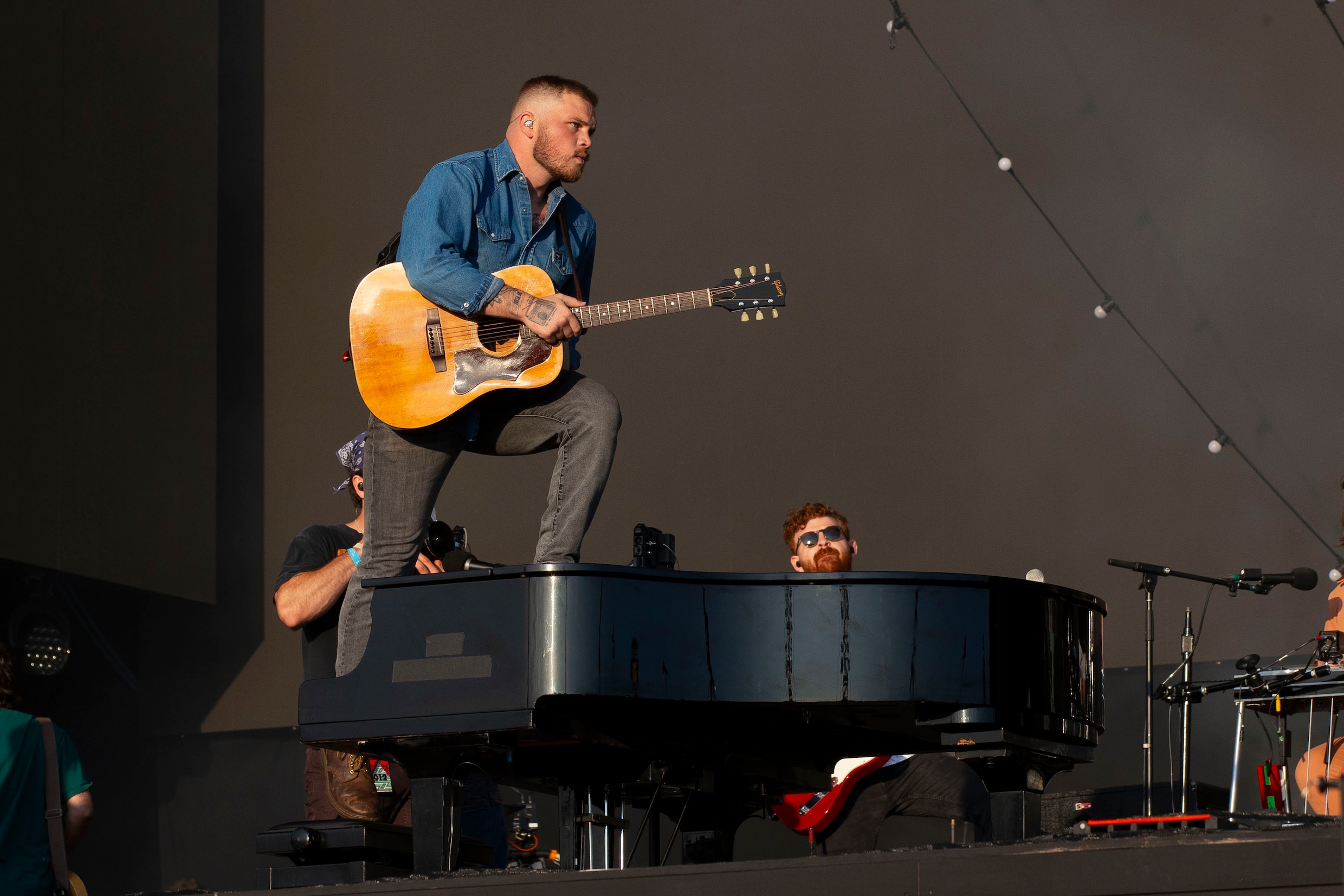 Recensie With Heaven on Top: superster en countryzanger Zach Bryan ...