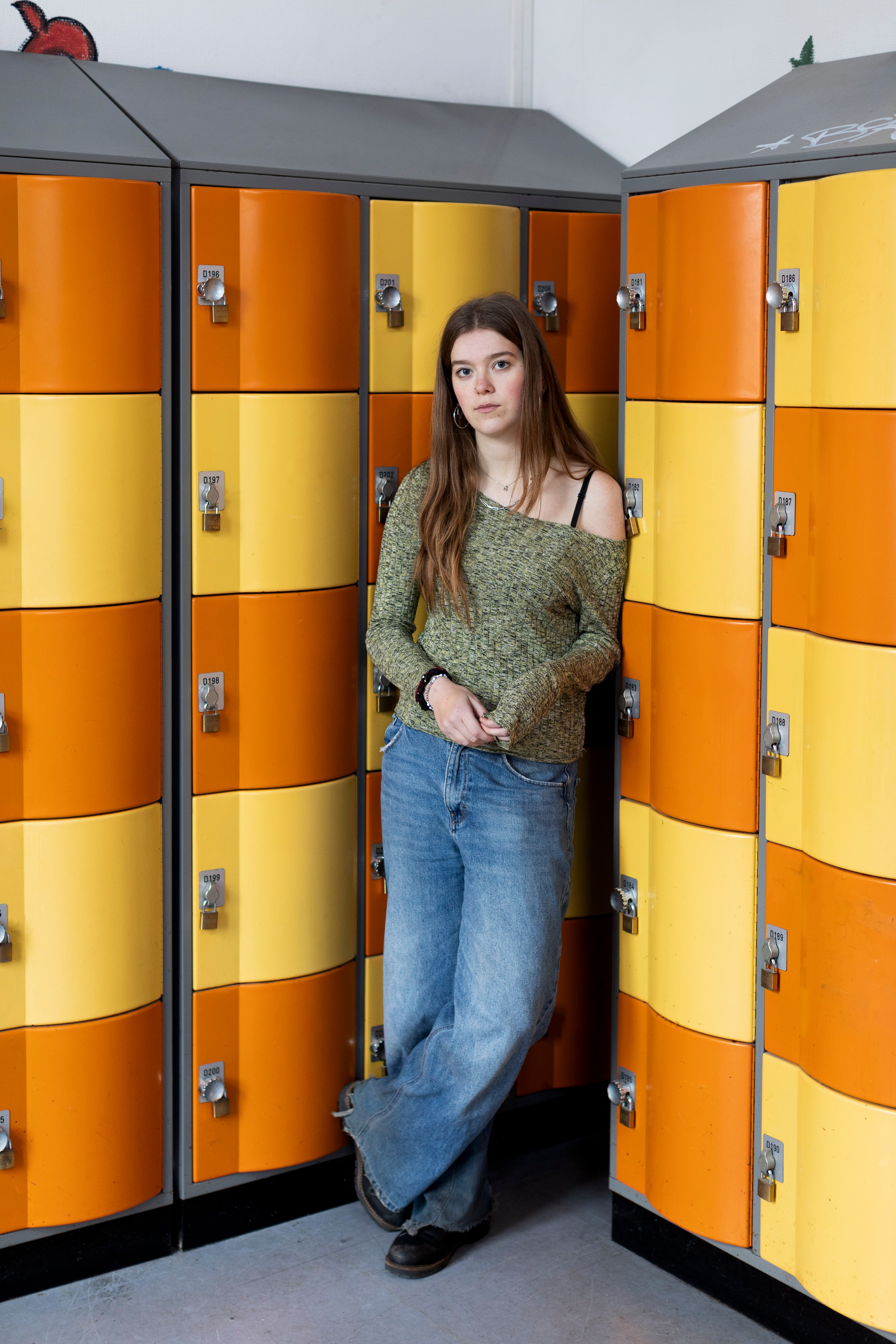 Amsterdamse Zoë (16) schrijft dichtbundel over zware periode op school ...