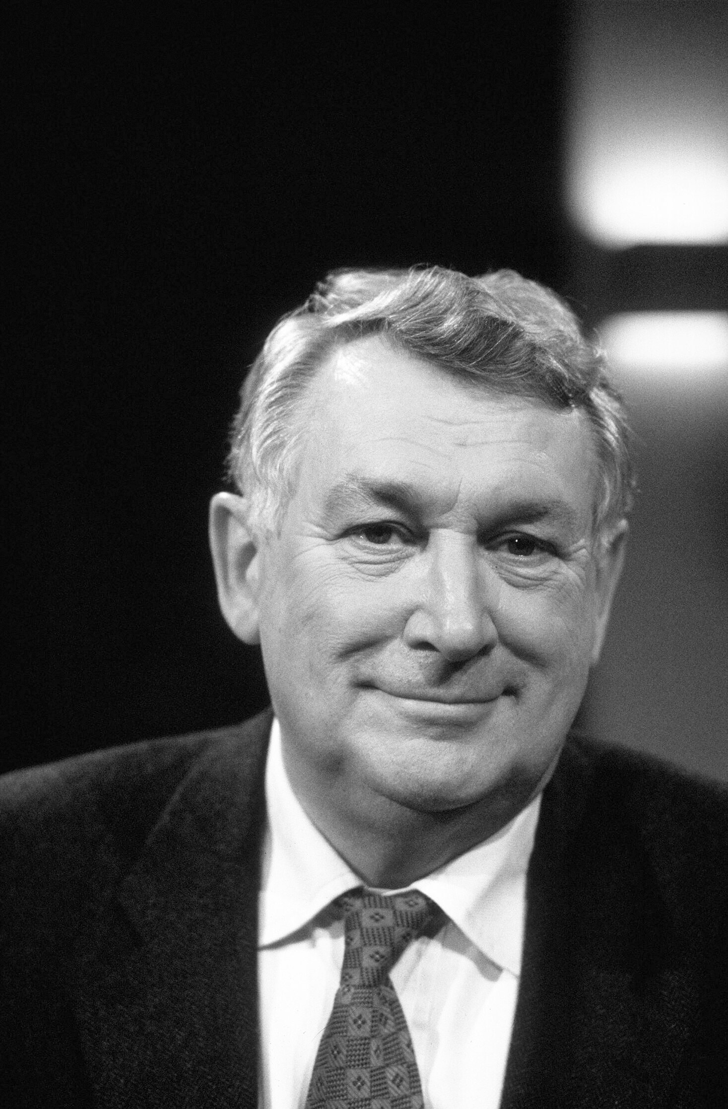 Tv-presentator Koos Postema (93) overleden: ‘Een losse en ongedwongen ...