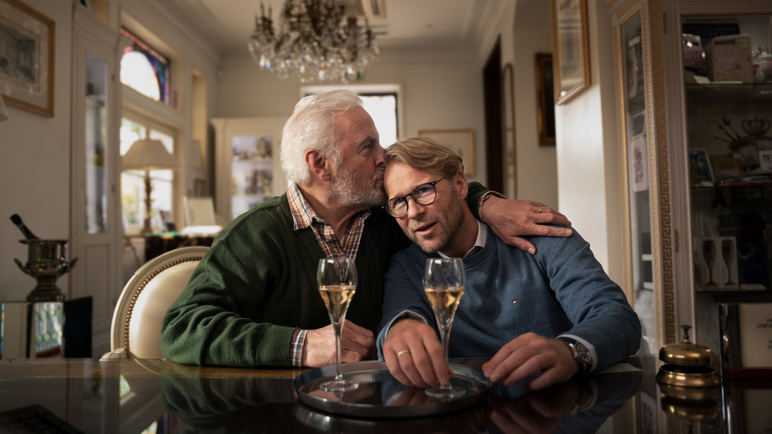 Leo Alkemade over zijn vader-en-zoonreis ‘Champagne’: ‘Ik heb in dat ...