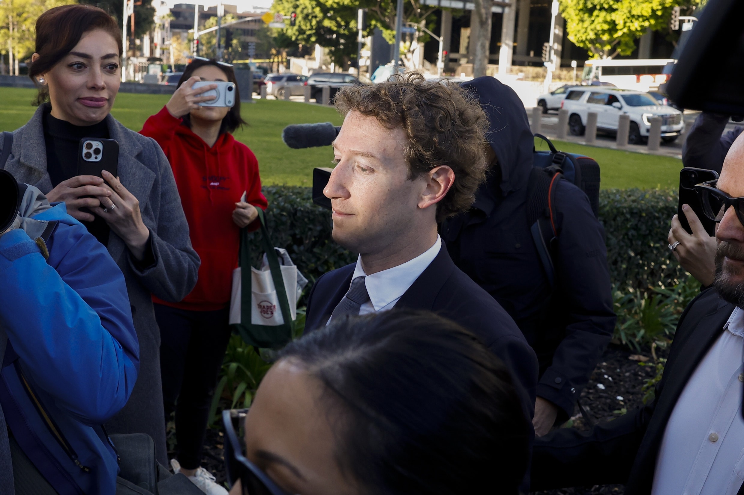 Amerikaanse rechter stelt Google en Meta aansprake­lijk voor socialeme ...