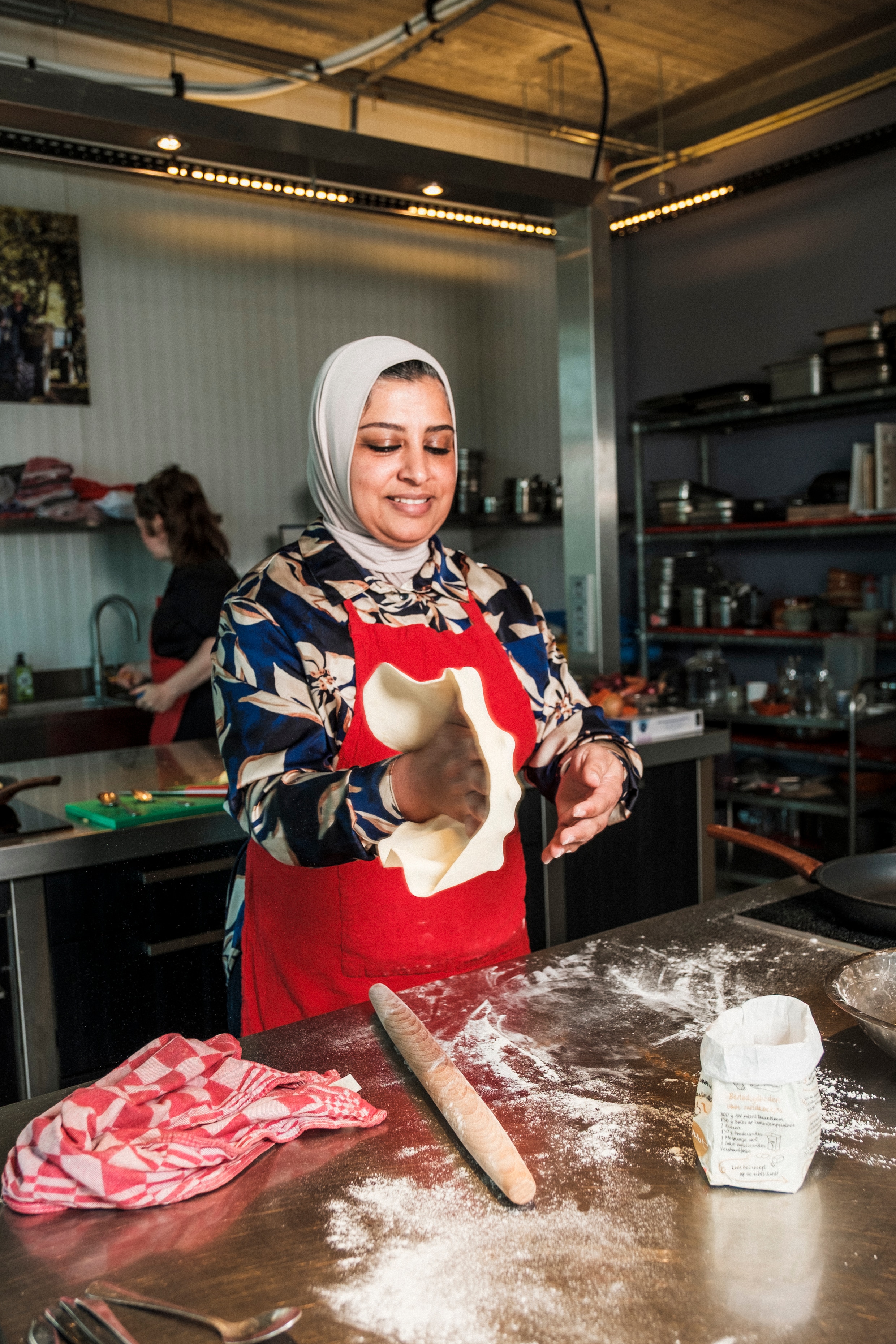 Salma (42) vluchtte uit Gaza en is nu kok in Nederland: ‘We noemen dit ...