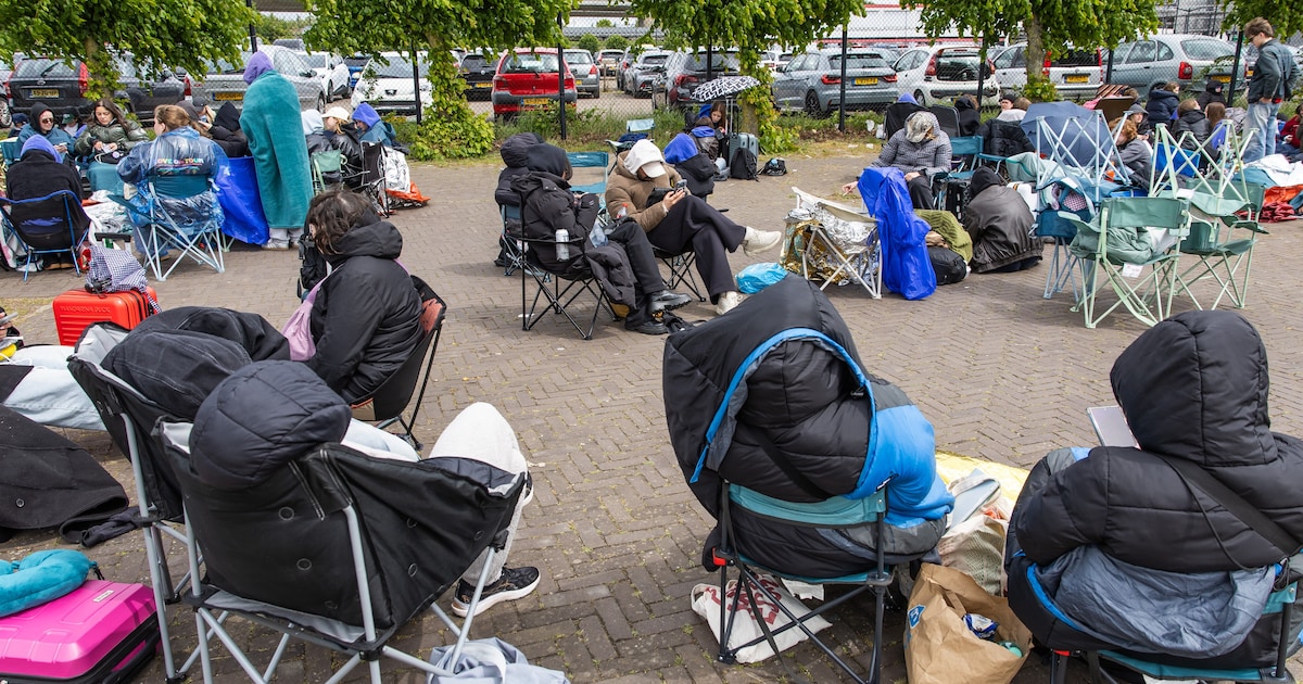 Al tientallen Harry Stylesfans in de rij voor zaterdagavond: ‘Lekker ...