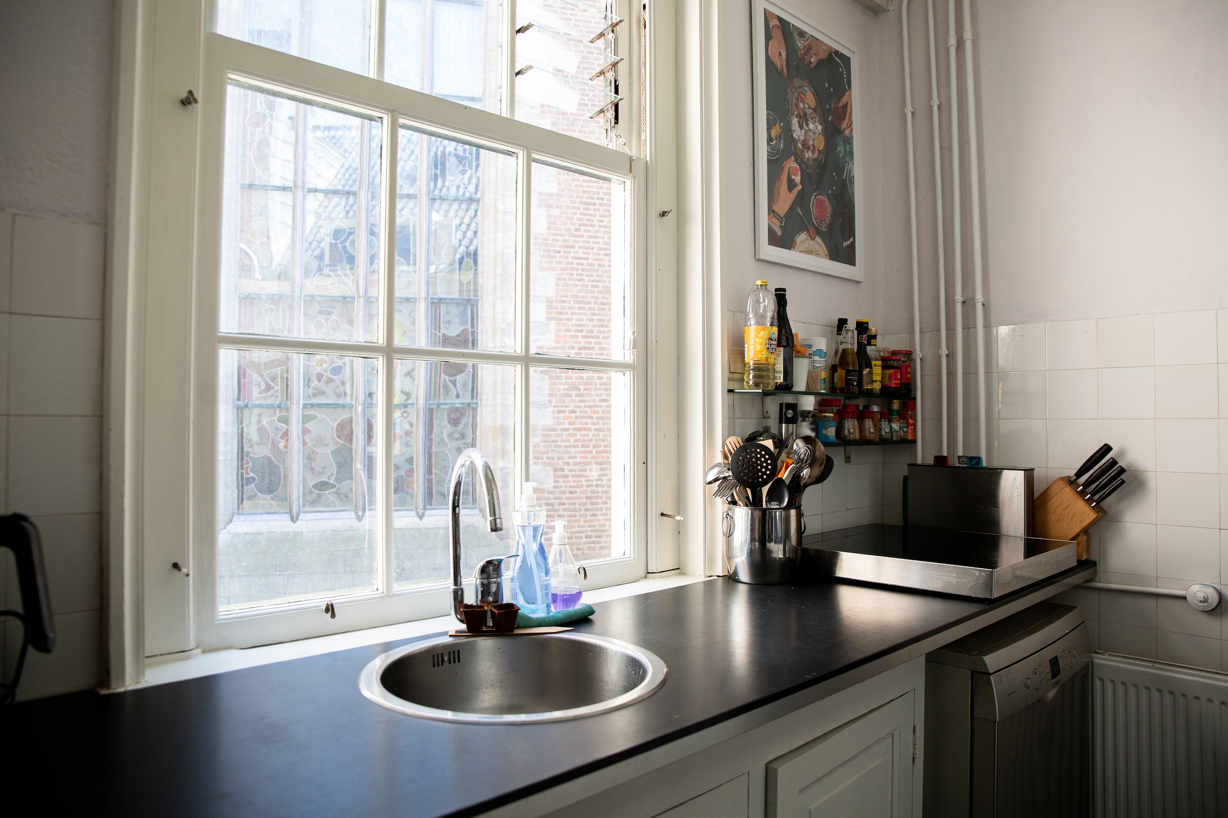 Eva (41) woont hartje centrum en komt via een koffiezaakje haar 17de ...
