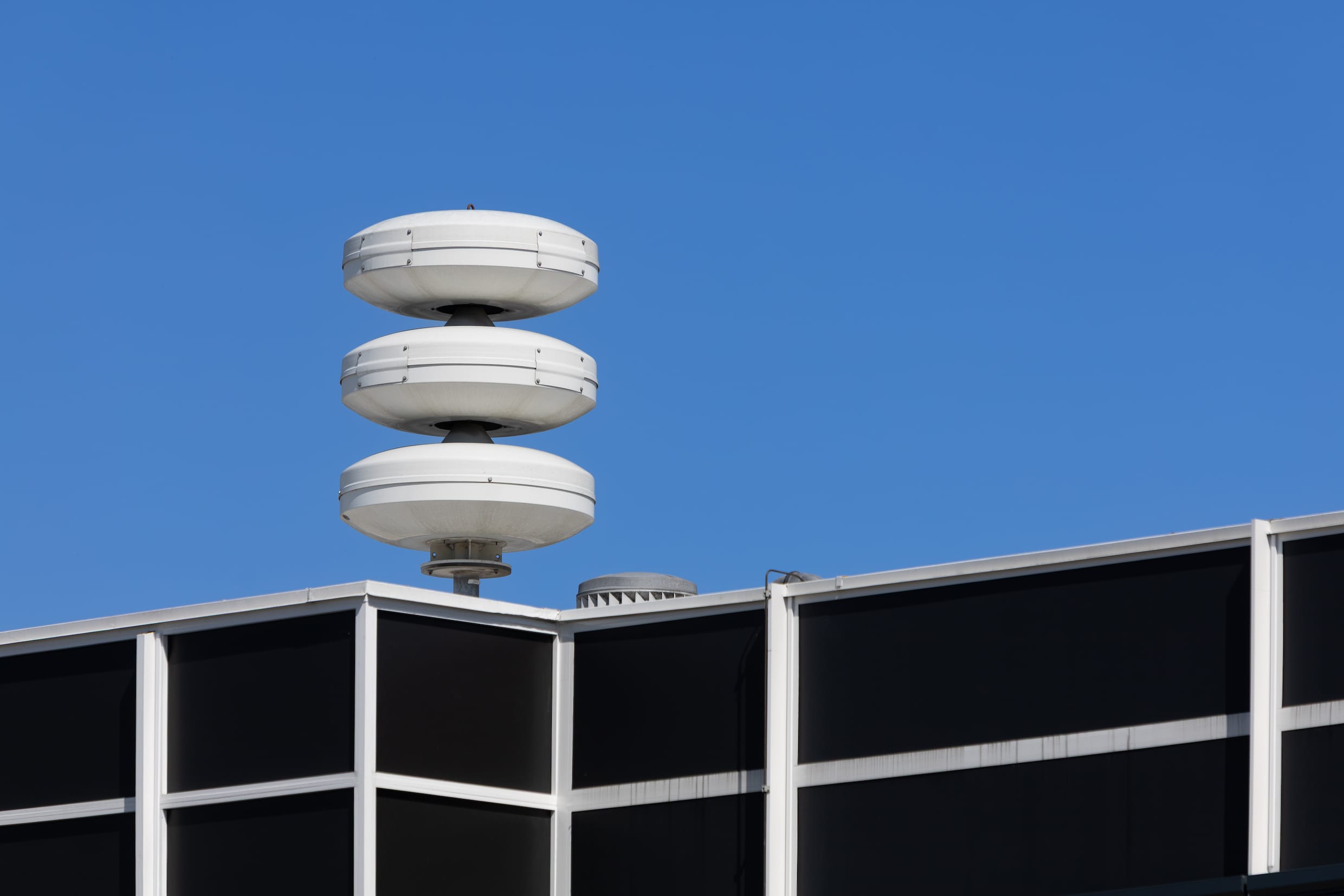 Er komt wél een nieuw luchtalarm – en dat slaat ook alarm bij drones ...