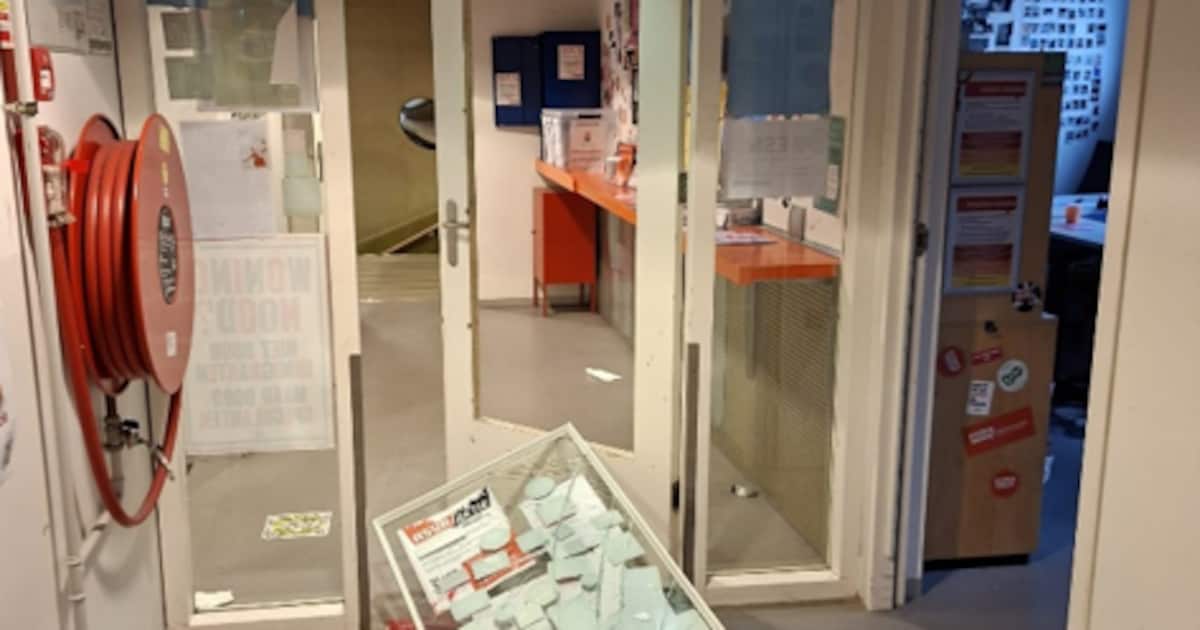 Kantoor van studentenvakbond ASVA vernield: ruiten ingeslagen en tegen ...