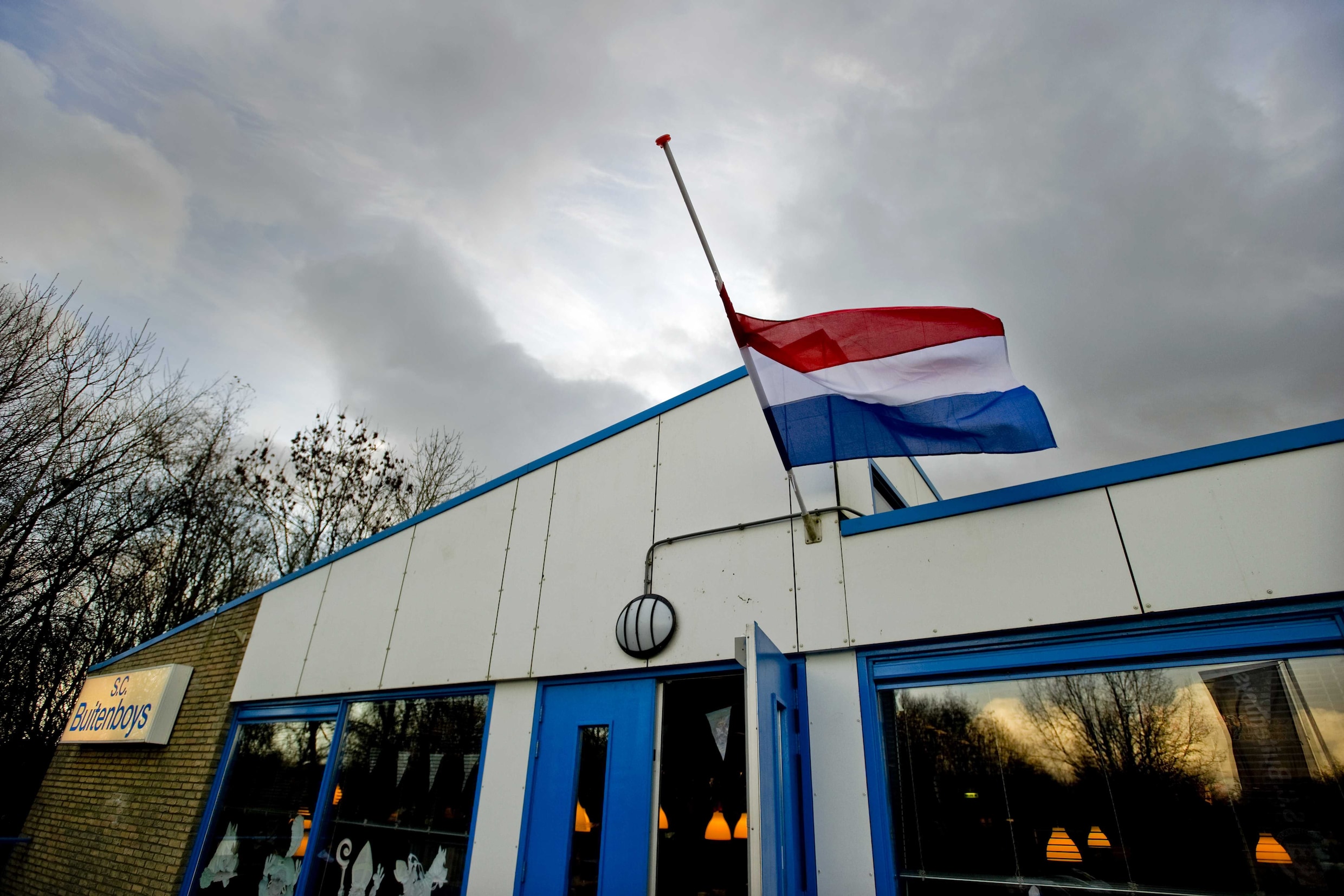 Zondagmiddag stille tocht in Almere | Het Parool