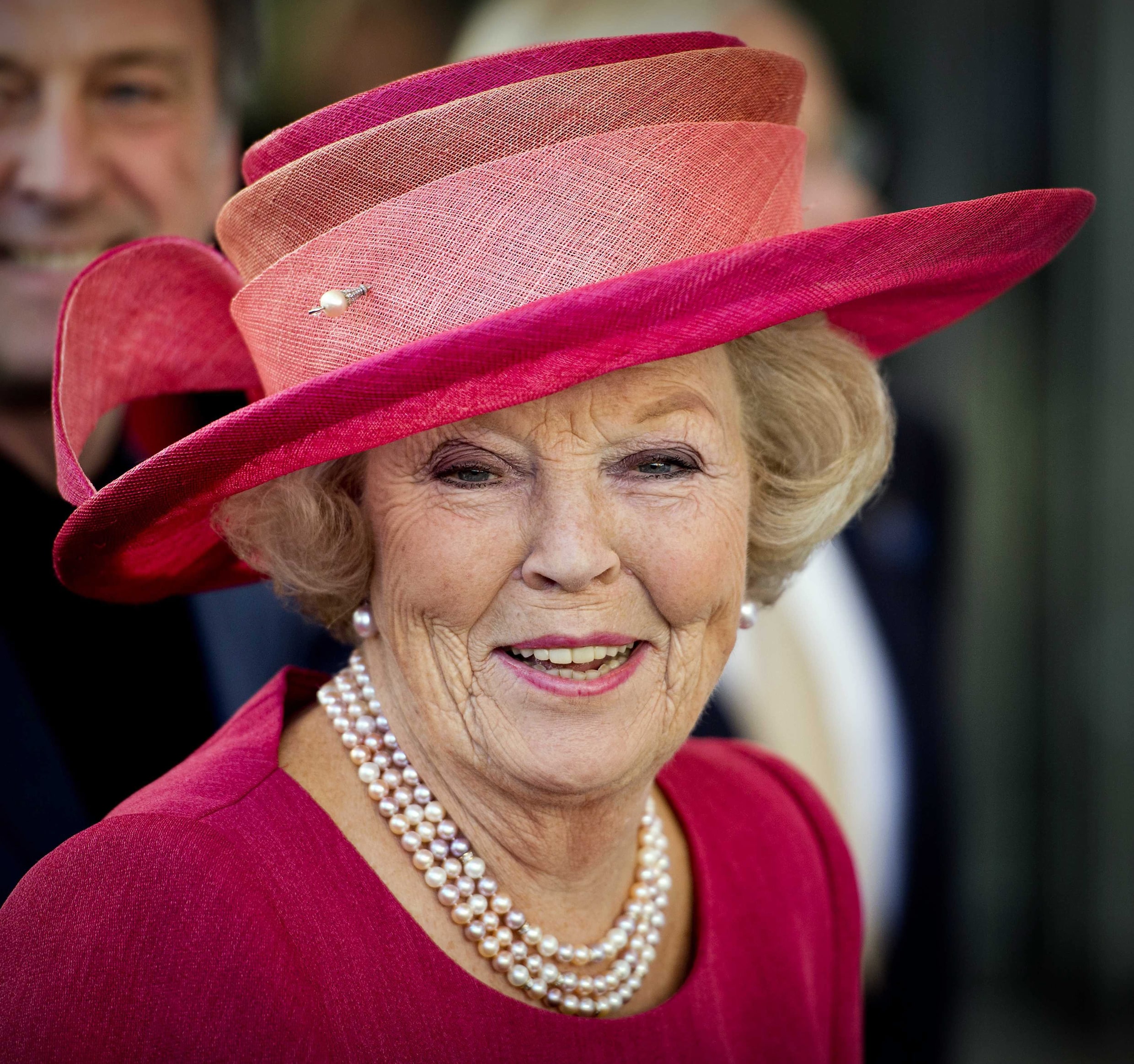 De beste grappen en inhakers over de abdicatie | Het Parool