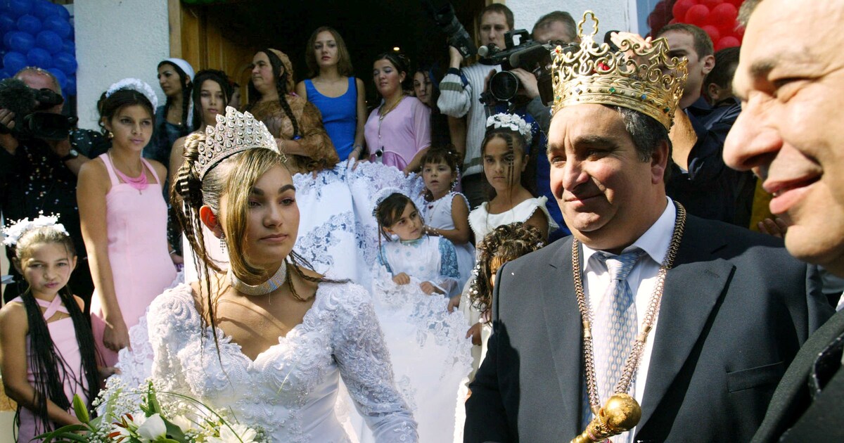 Roemeense 'Roma-koning' Cioaba overleden | Het Parool